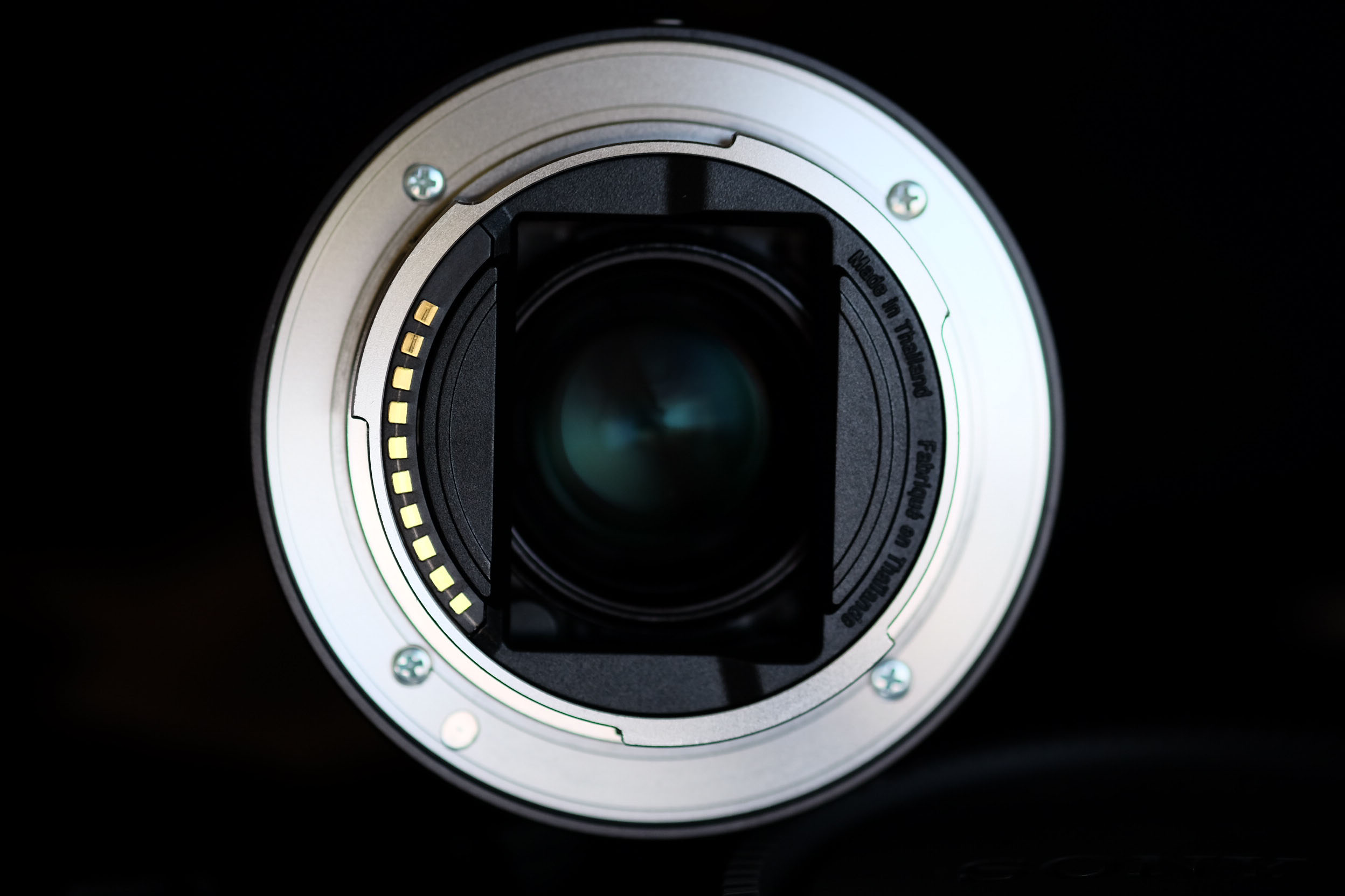 Sony FE 28mm f2 Full Frame SEL28F20 Black lens in Box, F/2.0, 28mm f.2 ...