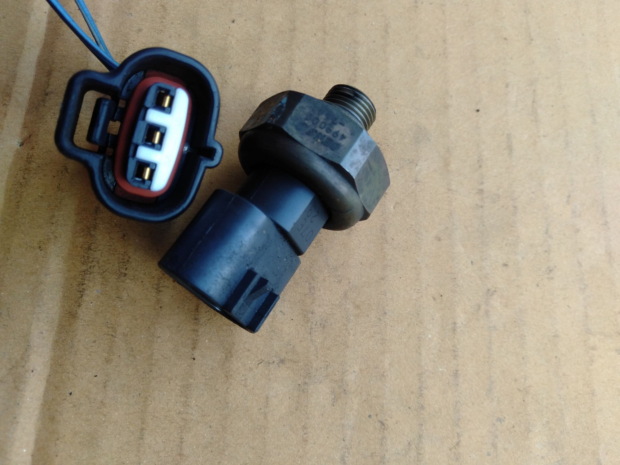 เซ็นเซอร์ ลมรถHINO เซ็นเซอร์ลมฮีโน่ ปลั้กสายไฟ3เส้น สำหรับส่งสัญญาณเข้า ...