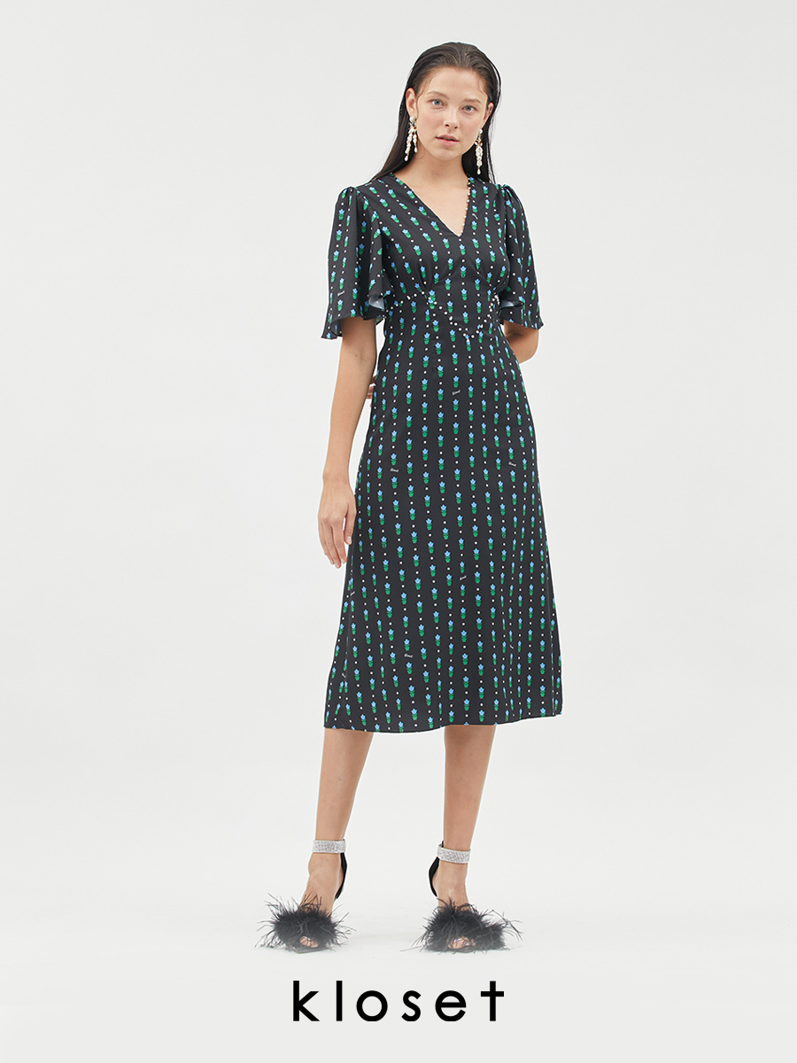KLOSET Tulip Dot Print Midi (AT21-D006) เดรสคอวีแขนสั้น ผ้าพิมพ์ลาย ...