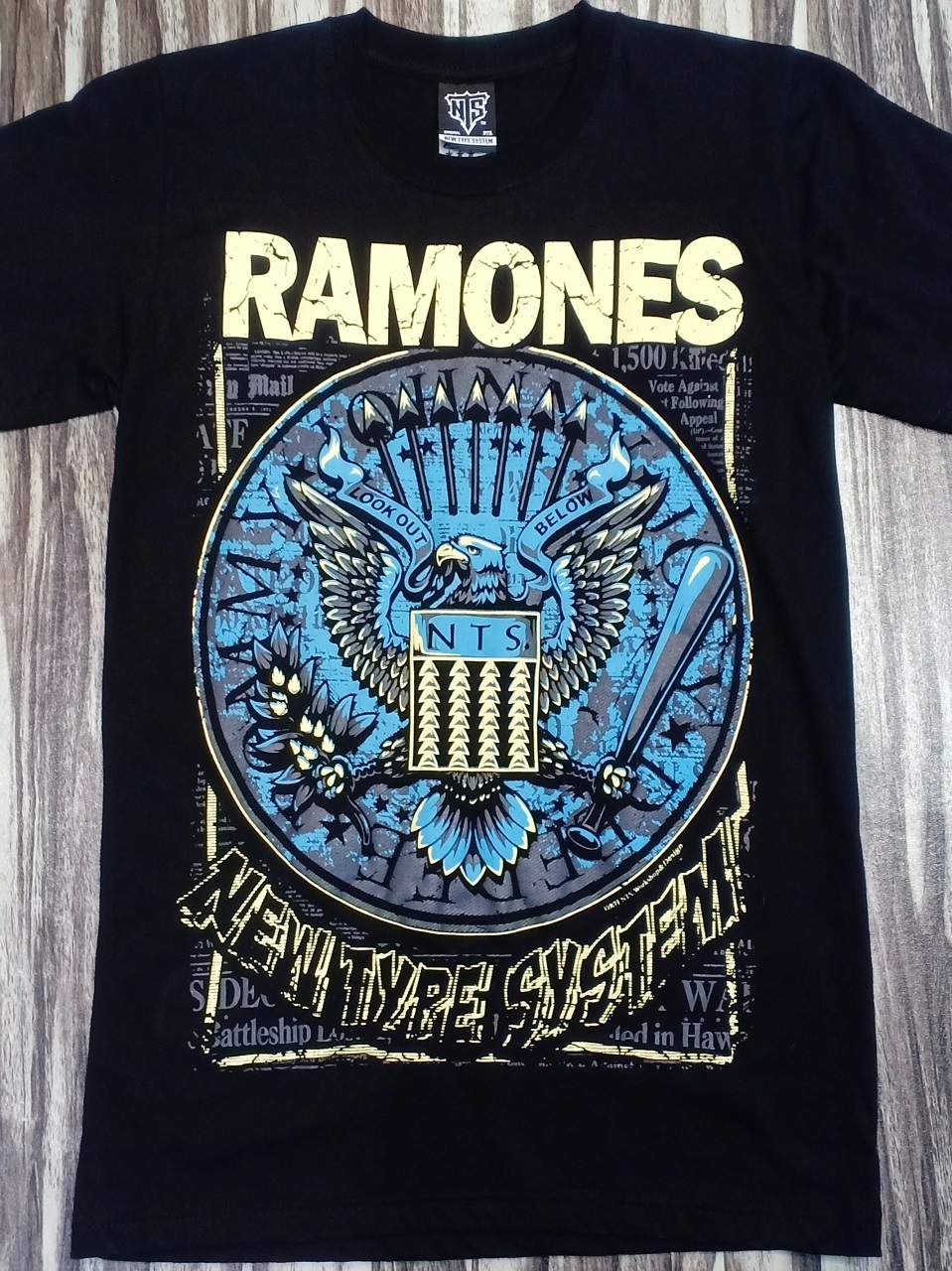 12R71 NTS TSHIRT RAMONES PUNK ROCK BAND LOGO EAGLE LIMITED VINTAGE ...