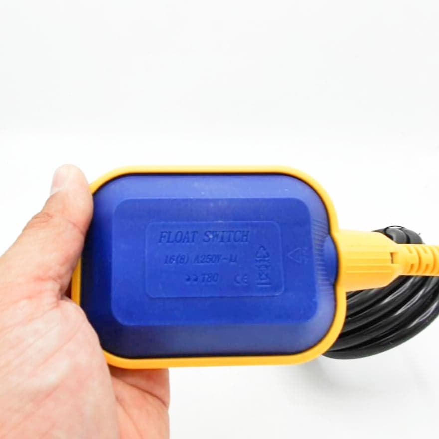 ลูกลอยไฟฟ้า สวิทซ์ลูกลอยไฟฟ้า ควบคุมระดับน้ำ รุ่น เหลี่ยม สายไฟยาว 3 เมตร FLOAT SWITCH 16A 220V ...