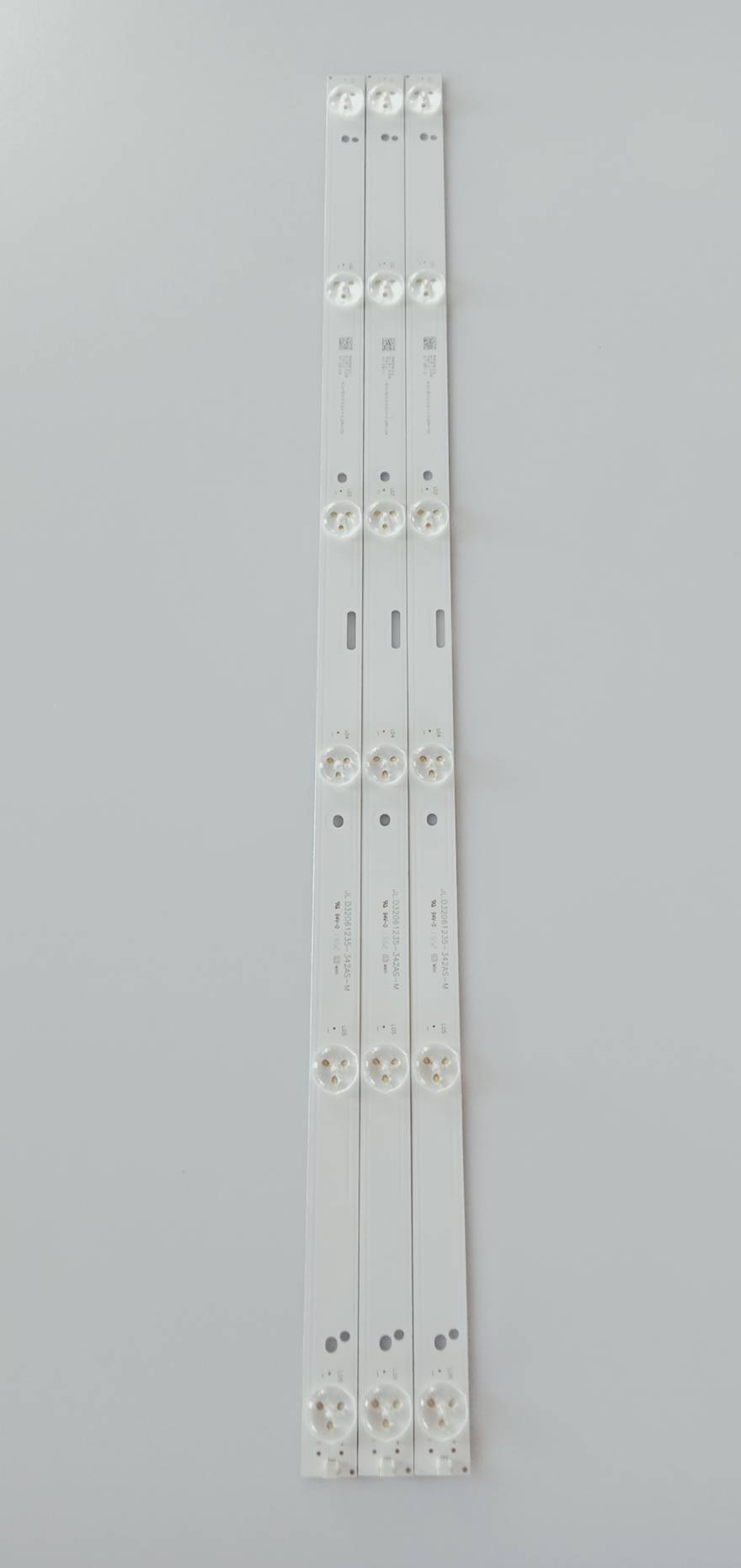 LED แบล๊คไลท์ ทีวี PRISMAPRO 32 นิ้ว รุ่น : DLE-3202DT - apinan ...