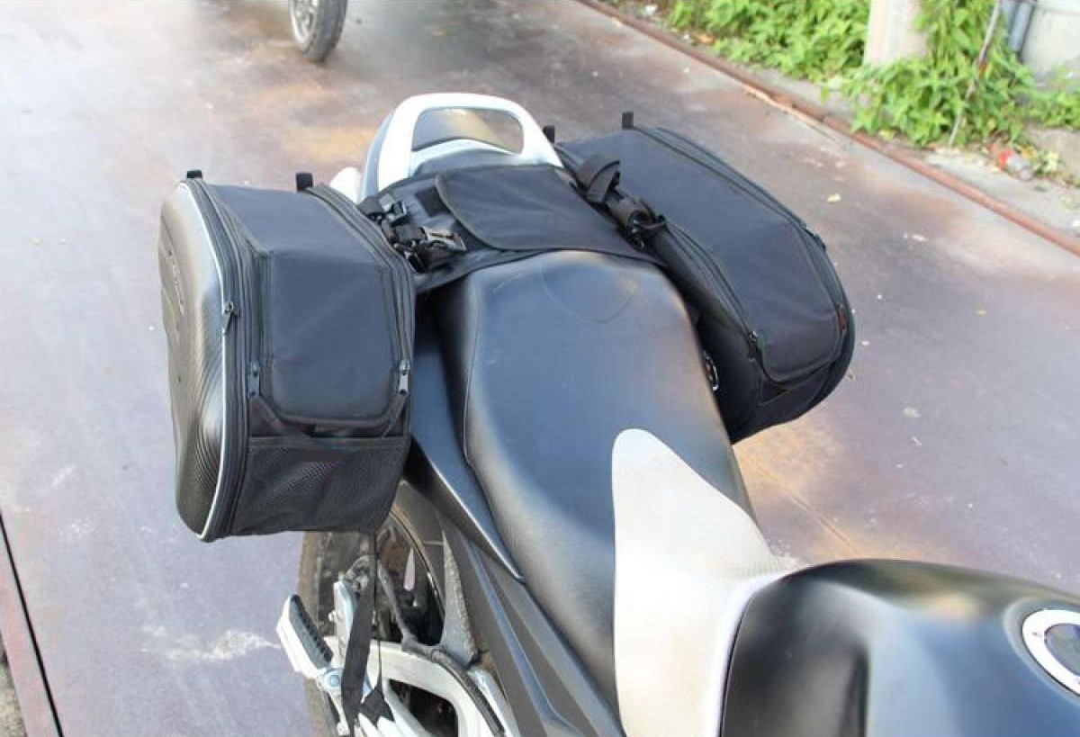 กระเป๋าข้างติดท้ายมอเตอร์ไซค์ กระเป๋าติดมอเตอร์ไซค์ MotoCentric มีแผ่น ...