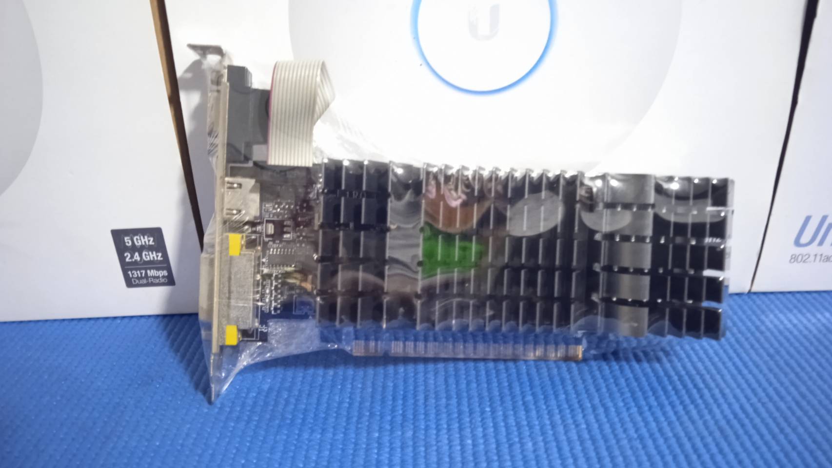 การ์ดจอ LWC GeForce GT210 1GB DDR2 64Bit สวยๆพร้อมใช้ ใช้งานได้ทุกพอท ...