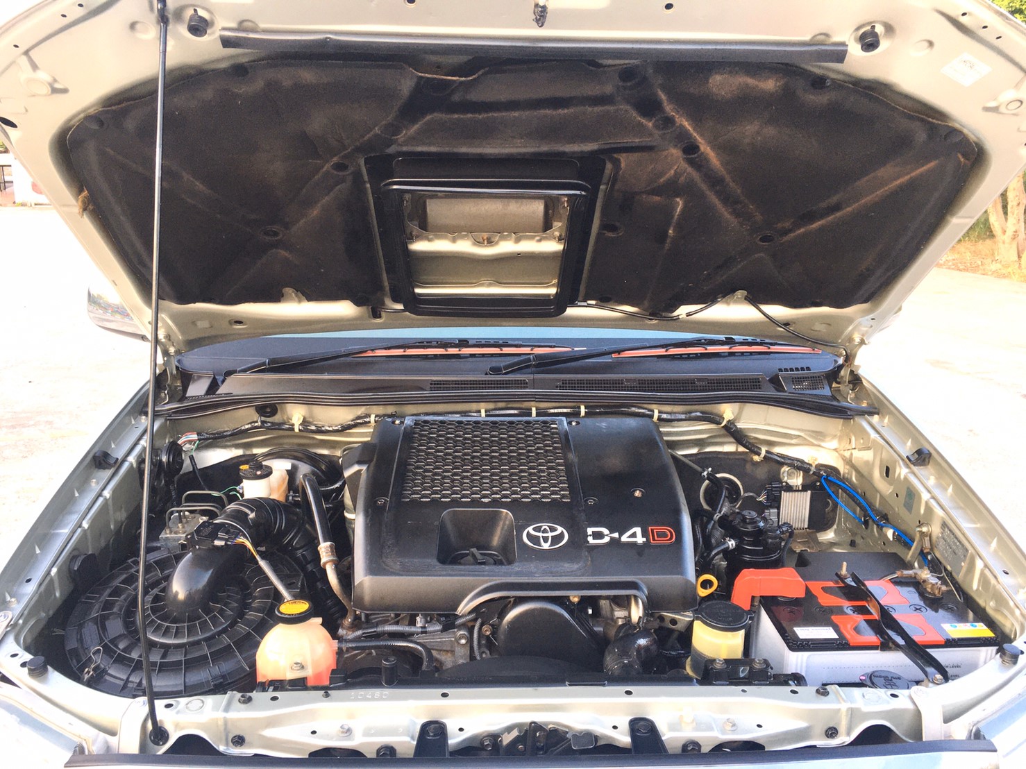 ชุดเหล็กรัดแบตเตอรี่ TOYOTA VIGO 74404-0K010 พร้อมสกรูและอุปกรณ์ติดตั้ง ...
