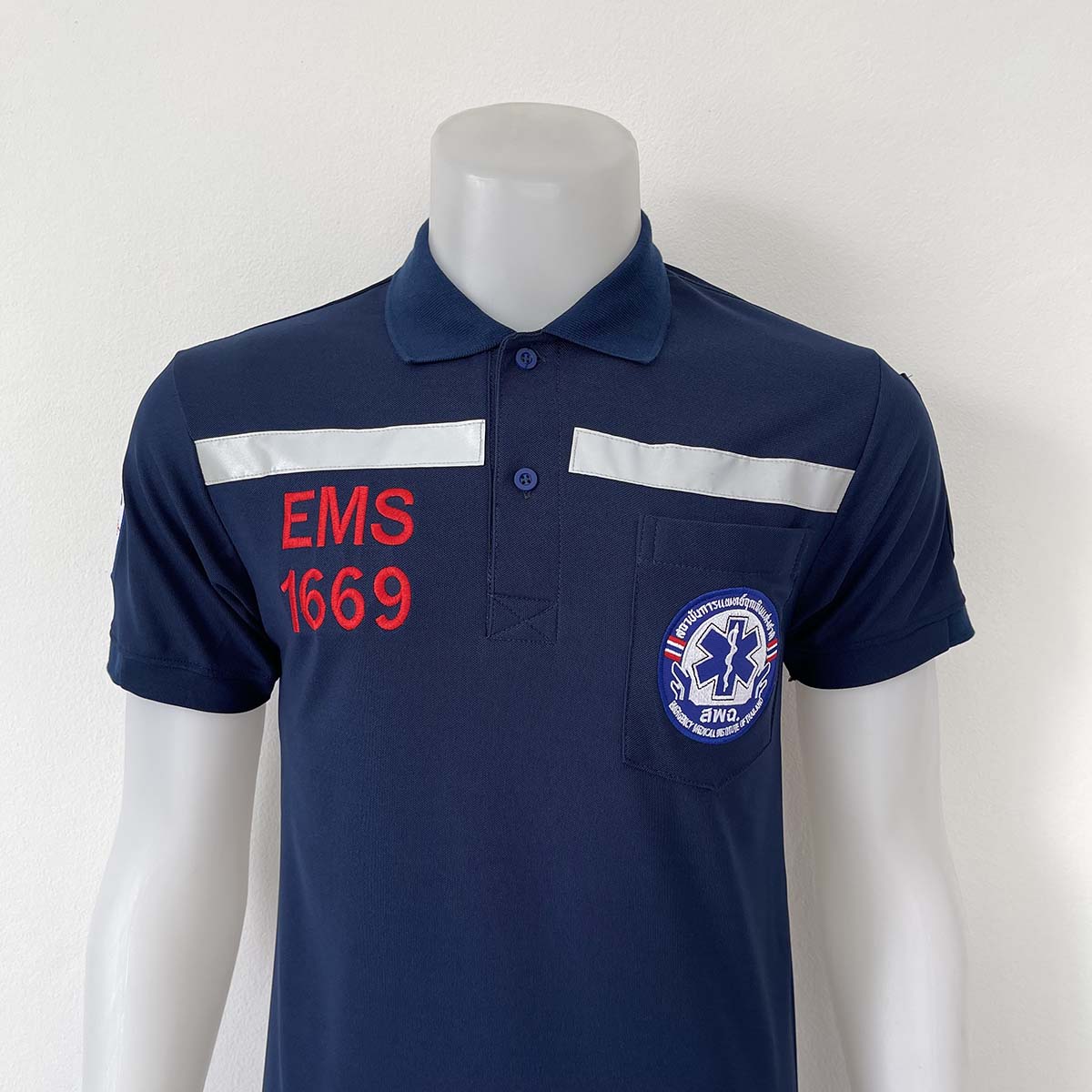 เสื้อโปโล ปักEMS 1669 เนื้อผ้านุ่ม สวมใส่สบาย เนื้อผ้าไม่ขึ้นขุย ปักสวยงามใหญ่แน่น สินค้ามีสีดำ ...