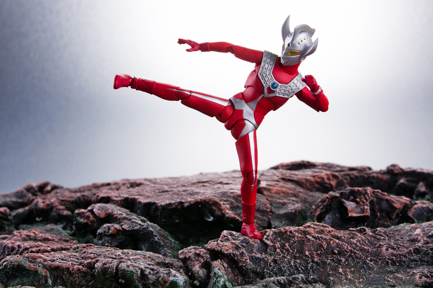 Model โมเดล ของแท้ 100% Bandai S.H.Figuarts จากการ์ตูนดังเรื่อง ...