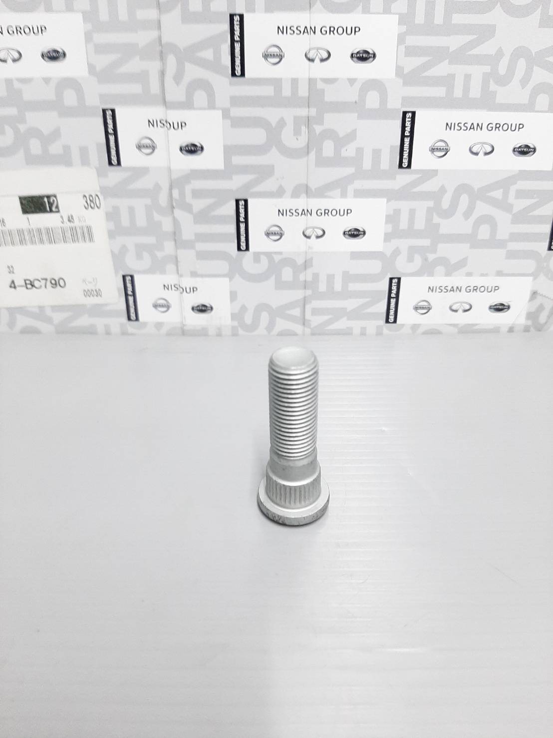 น๊อตดุมล้อ NISSAN รุ่น B14 N16 A32 A33 J31 T30 C11 J32 (เป็นอะไหล่แท้ ...