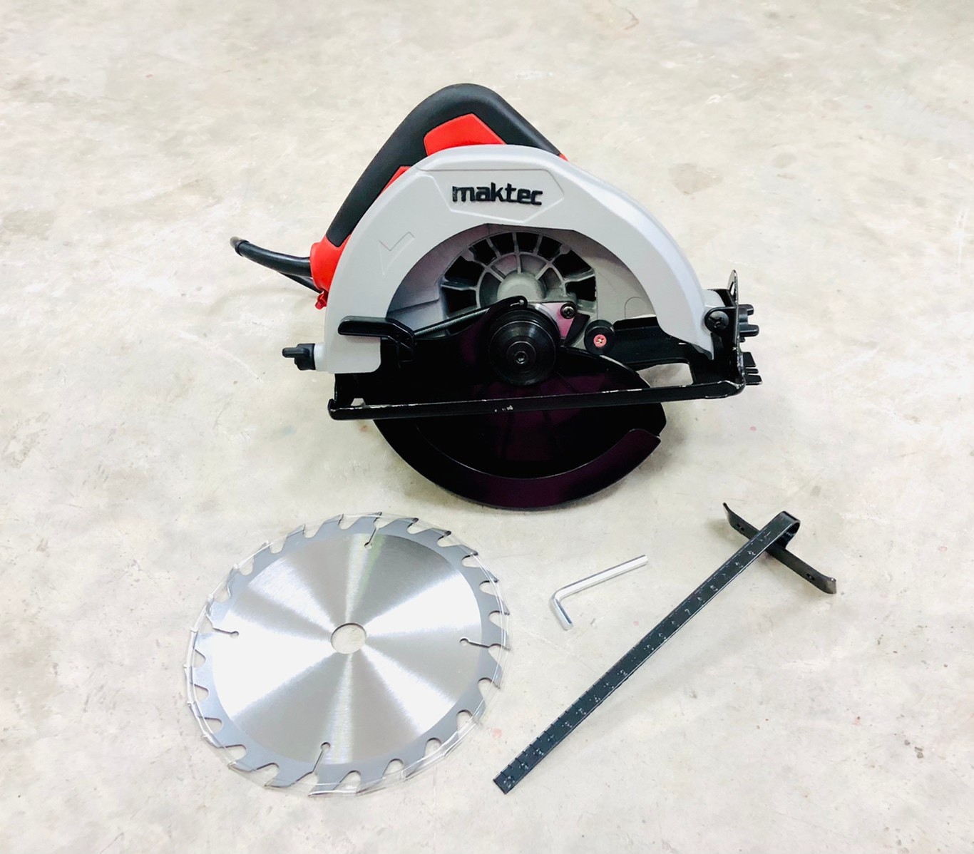 เลื่อยวงเดือน 7 นิ้ว Maktec MT583 รุ่นรองรับงานหนัก - Kijjarer - ThaiPick