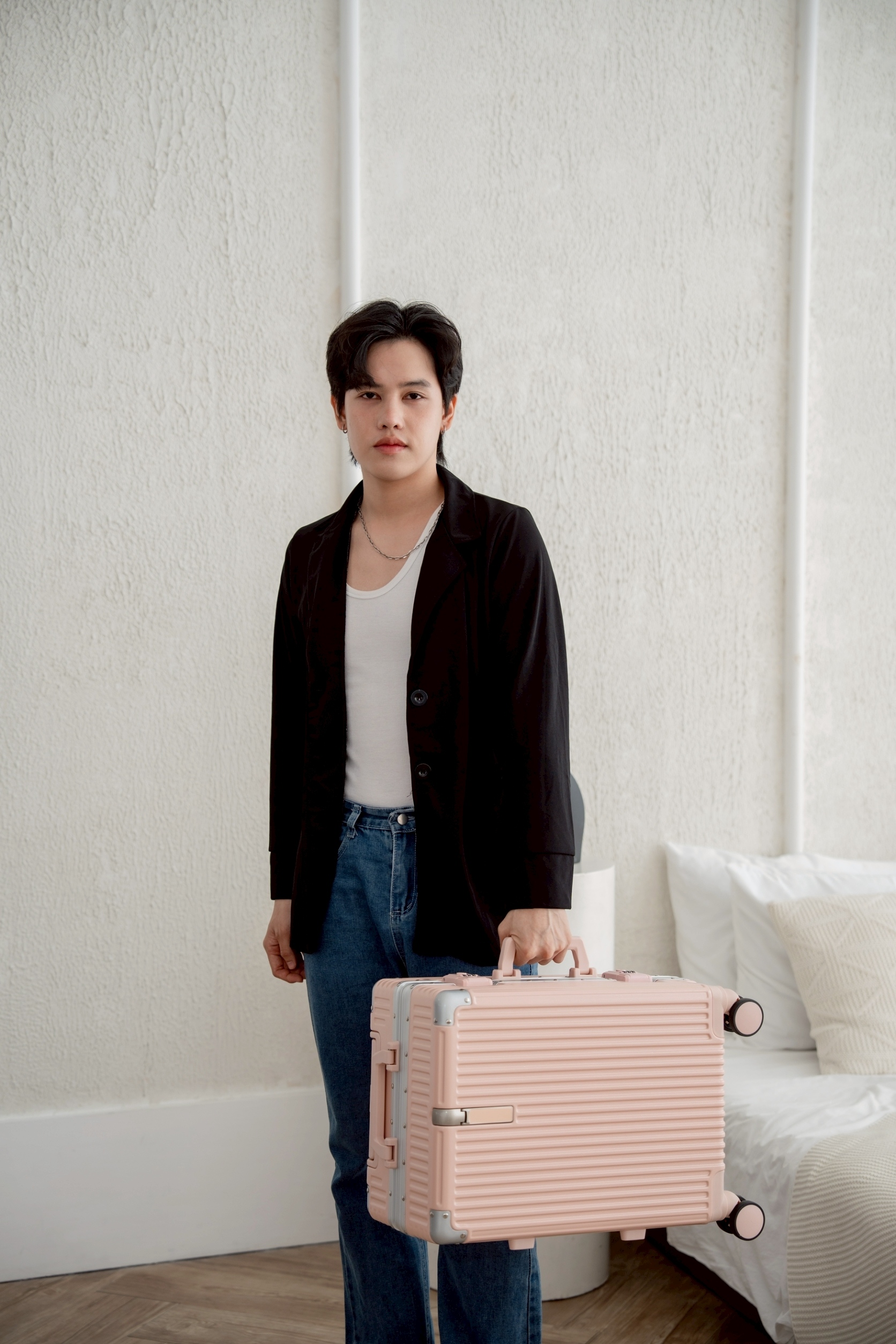 กระเป๋าเดินทางล้อลาก เดินทางรอบโลก Tsa Lock เฟรมอลูมิเนียม วัสดุpc เข้ามุมกันกระแทก มีตะขอหน้า