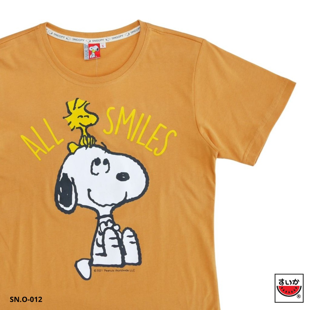 แตงโม (SUIKA) เสื้อยืดคอกลมแขนสั้น ลายลิขสิทธิ์ SNOOPY (SN.O-012) - SUIKA - ThaiPick