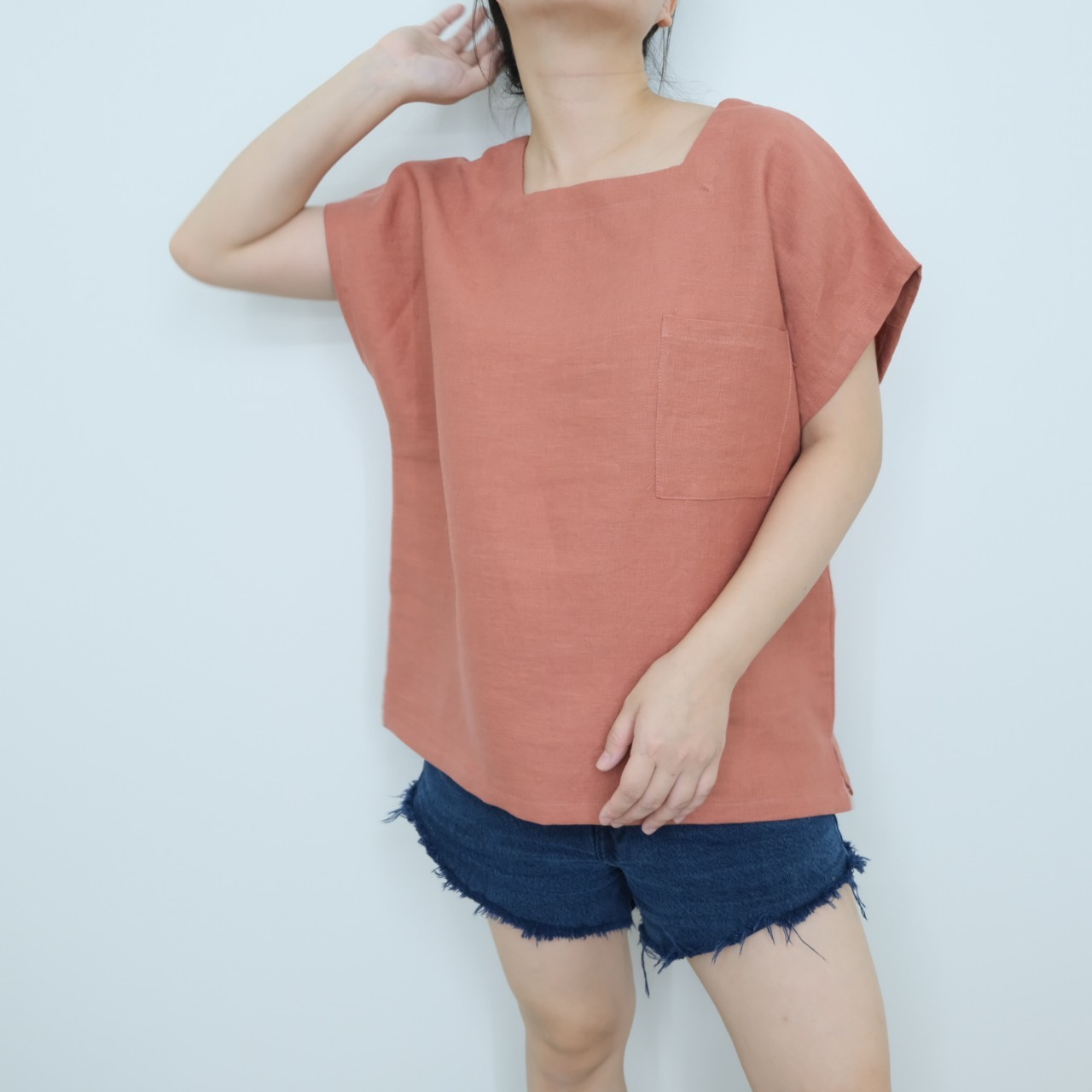 เสื้อลินินแท้ 100% รุ่นคอเหลี่ยม FREESIZE อก 42 นิ้ว - ขายส่งเสื้อลินิน ...