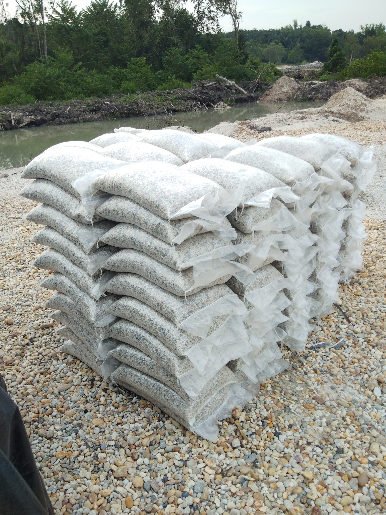 หินสีขาว หินสีชมพู หินสีฟ้าเทา หินแต่งสวน หินใส่ตู้ปลา หินใส่กระถาง หิน ...