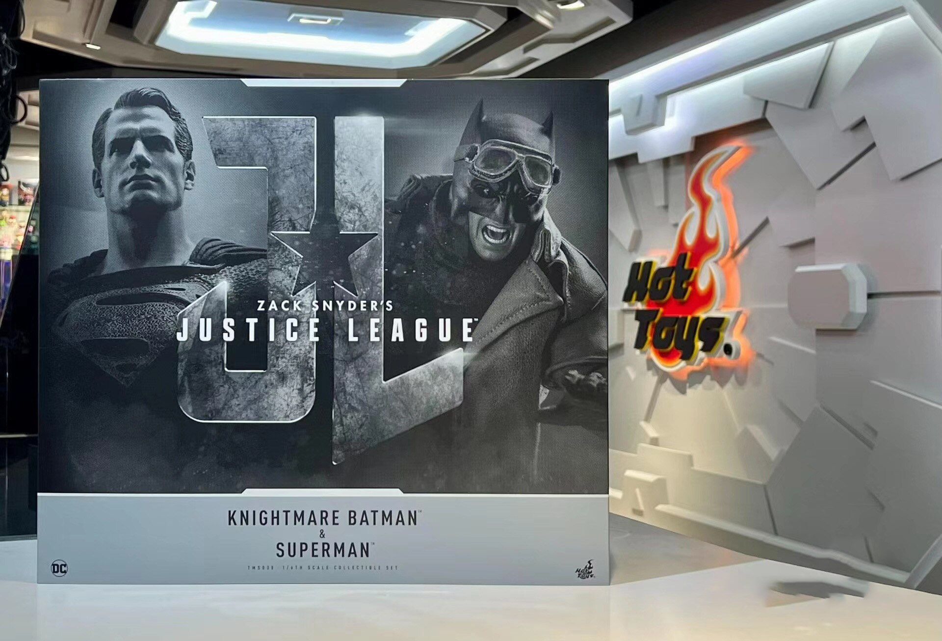 Hottoys HT 16 TMS038 Justice League Superman Knightmare Batman Suit ...
