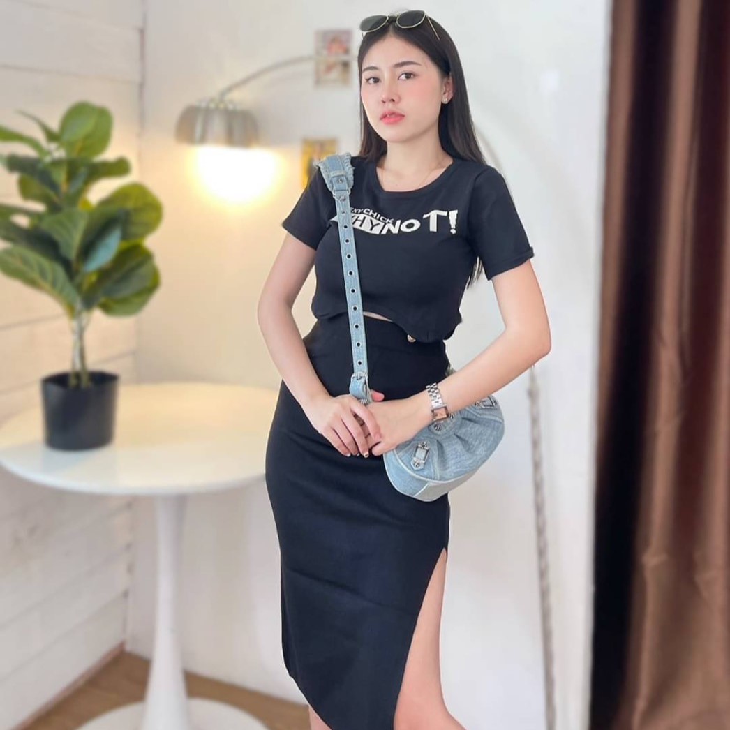 🌈 MesubShop 🌈 ชุดเซต 2 ชิ้น 🕯 เสื้ื้อครอปสกรีนลาย+กระโปรงผ่าข้าง น่ารักม้ากรุ่นนี้ มีทอลายเสื้อ ...