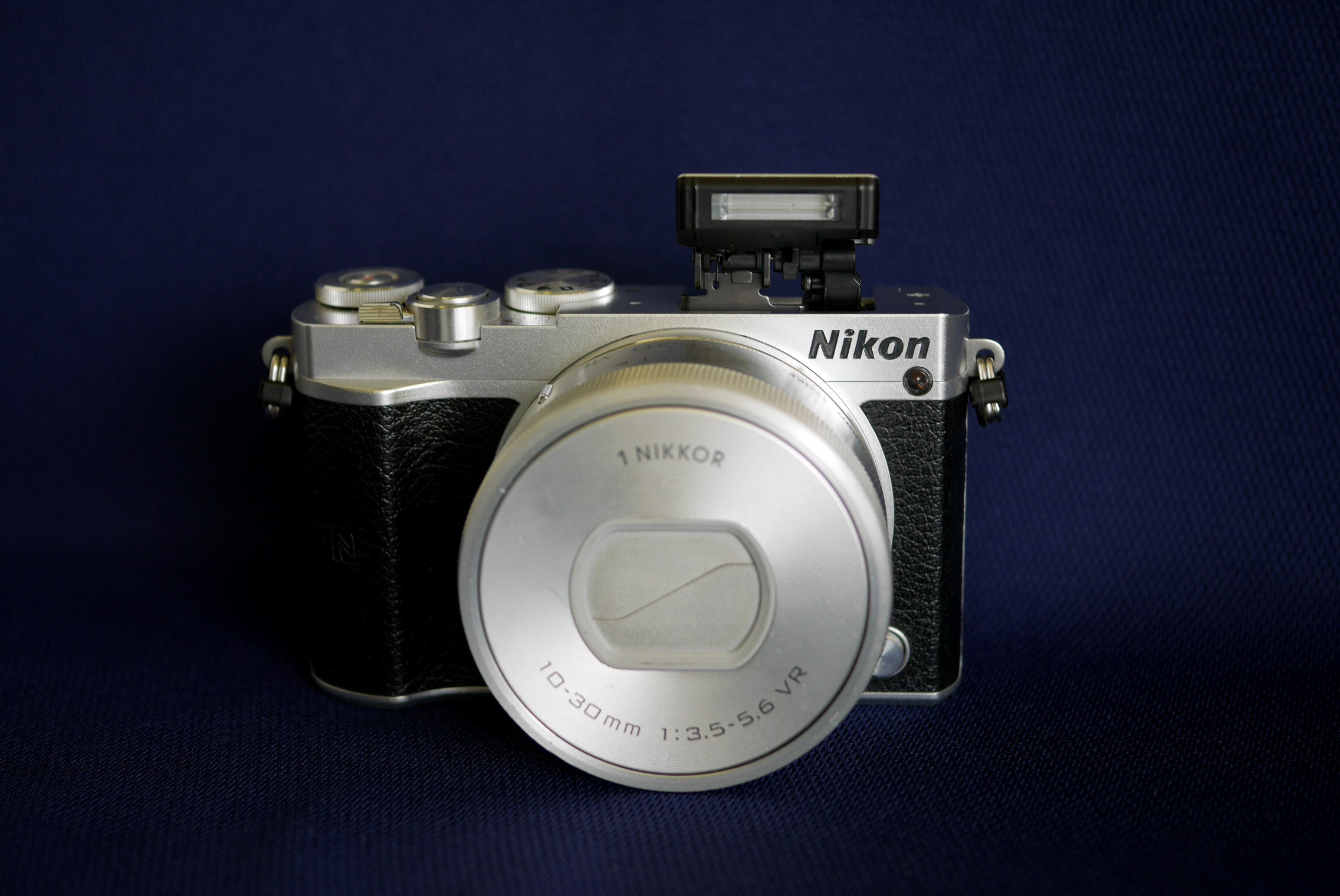 Nikon 1 J5 Digital Wi-Fi NFC Camera Black Silver Kit with 10-30mm VR ...