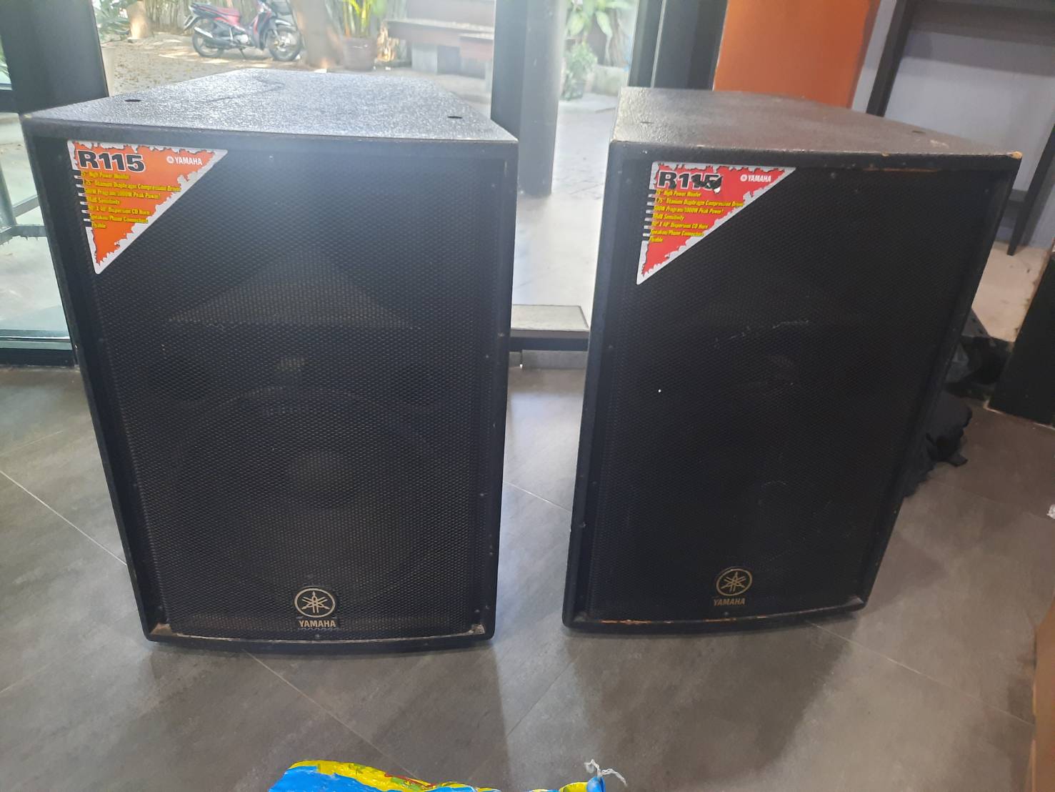 YAMAHA R115 ตู้ลำโพง 2 ทาง 1000w | Lazada.co.th