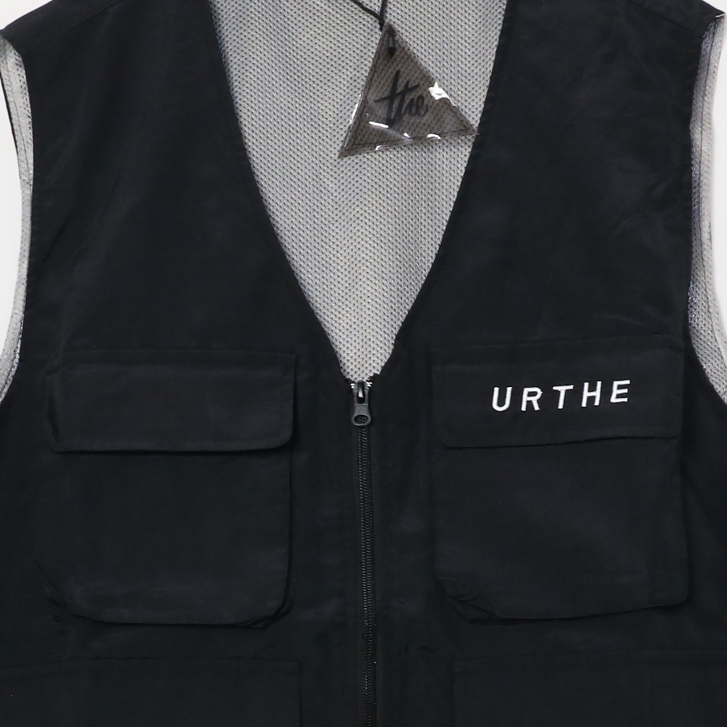 Urthe - เสื้อกั๊ก ผ้าร่ม ทรงสตรีท รุ่น URTHE WAISTCOAT - UrtheOfficial ...