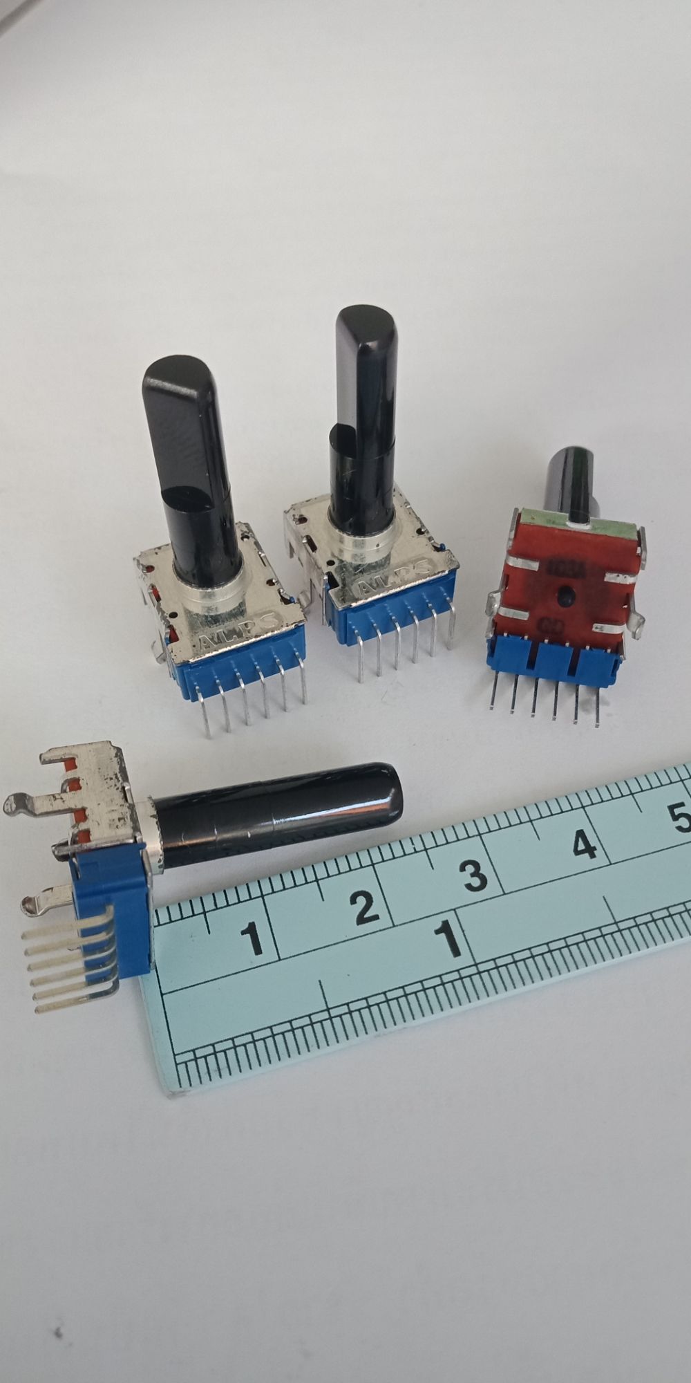 A10K 6ขา A103 10KAวอลลุ่มมิกเซอร์ยี่ห้อALPS ญี่ปุ่น(แพ็ค10ตัว)แกนยาว23 ...