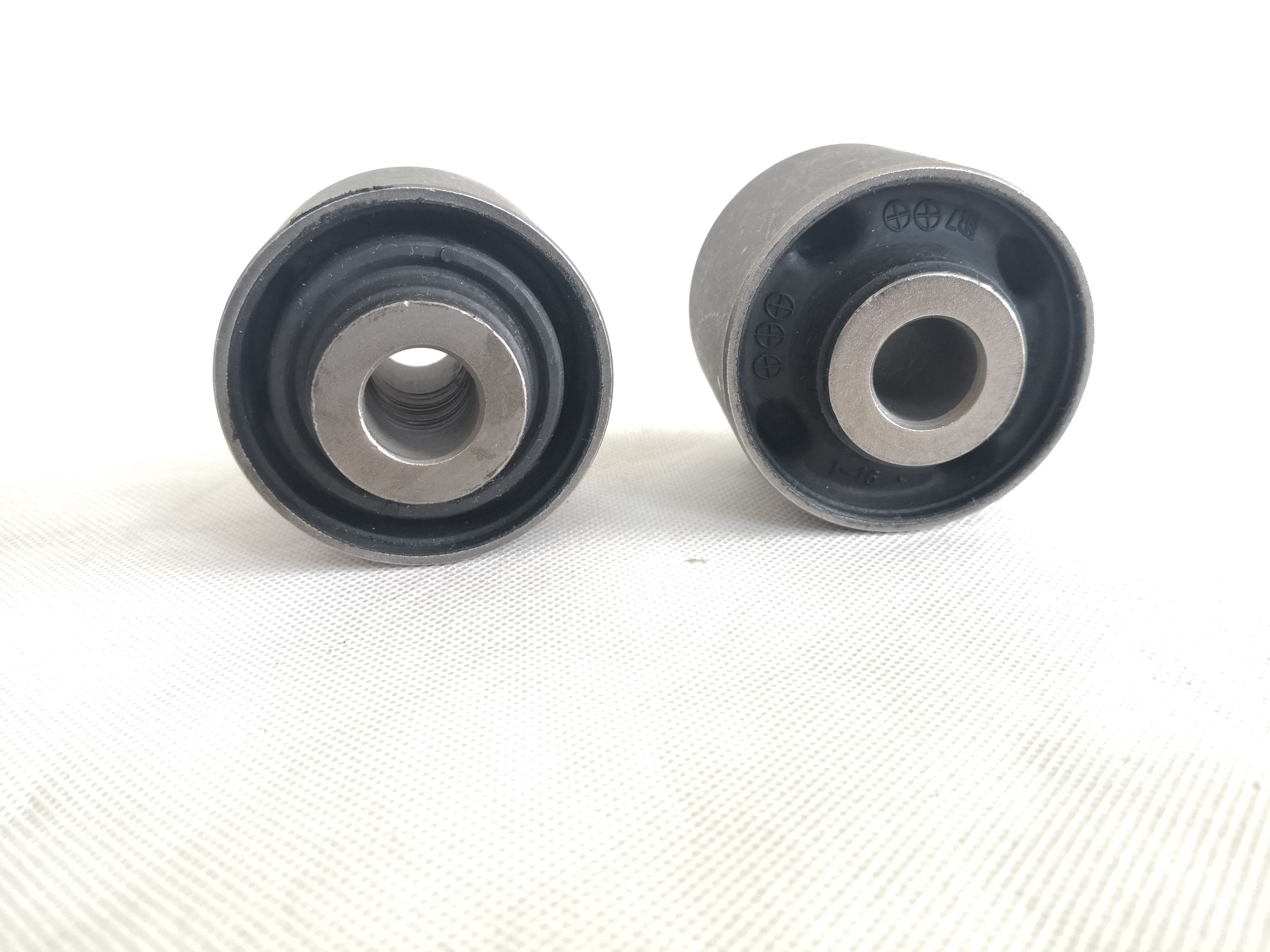 มิตซูบิชิปาเจโร KH6W รถ KG5W สวิงอาร์มบูชแผ่นหลังบุชช่วงล่างยางชุด ...