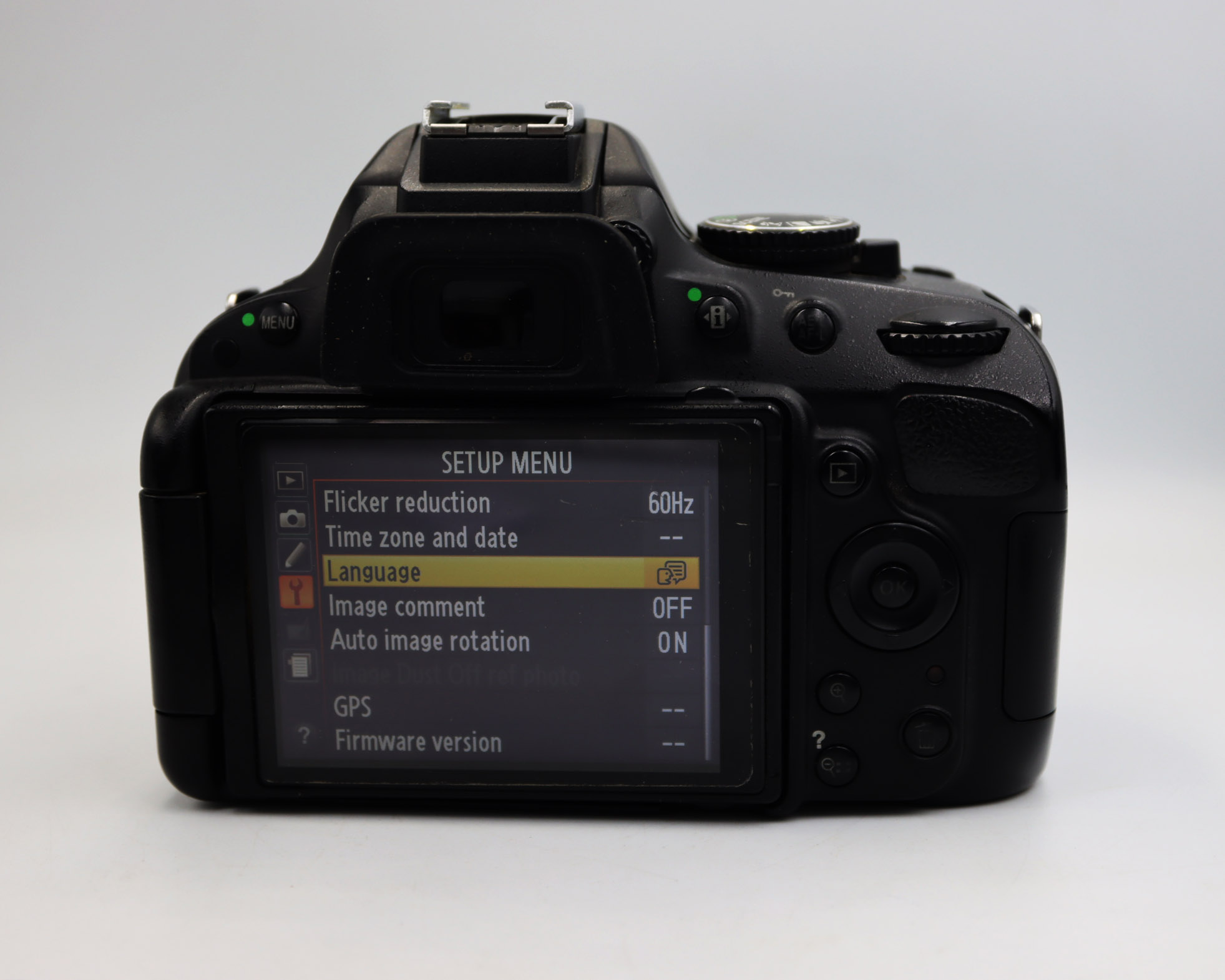 Nikon D5100 ตัวกล้อง HD movies (1080p 720p or WVGA)สามารถใช้ระบบโฟกัส ...