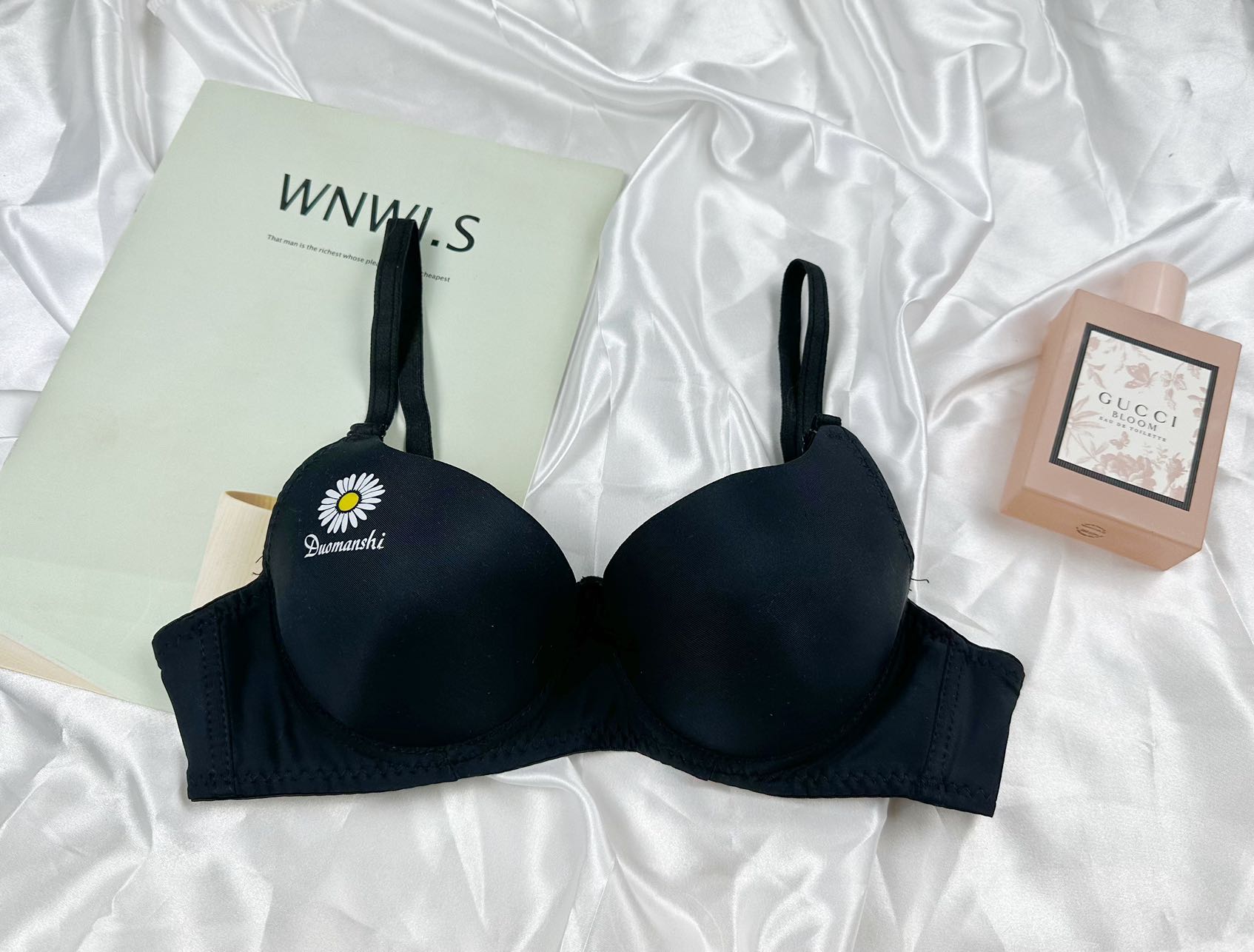 เสื้อชั้นใน เสื้อชั้นในเก็บข้าง ดันทรง อกชิด Push Up Bras ฟองกลาง อก ...