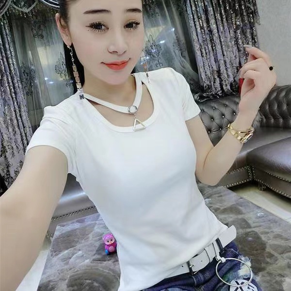 Kao Bao เสื้อยืดแขนสั้น ผ่าคอ มีสร้อยตรงกลาง ผ้านุ่มยืด - KaoBao - ThaiPick