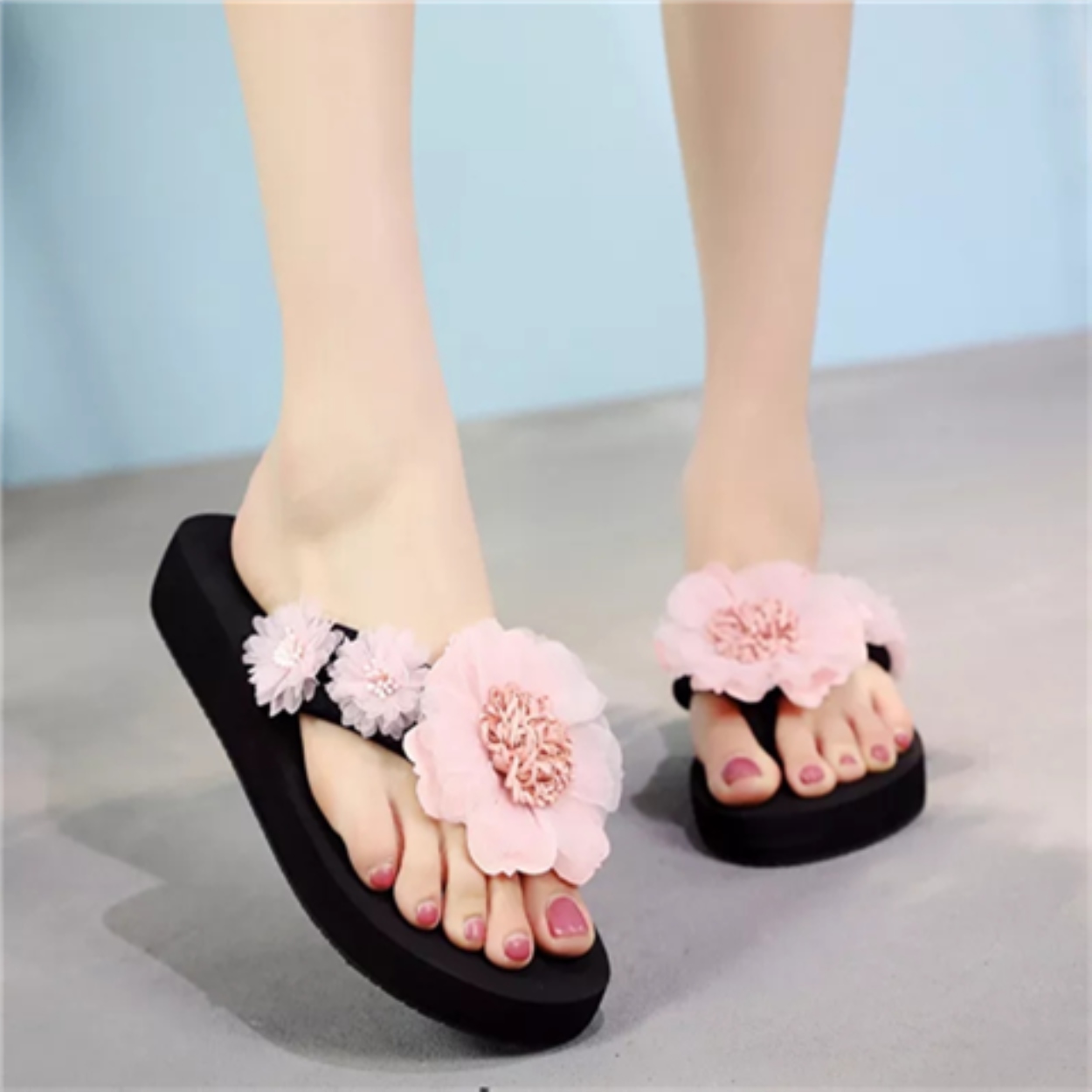 Outside beach slippers female summer fashion wear thick bottom high ...