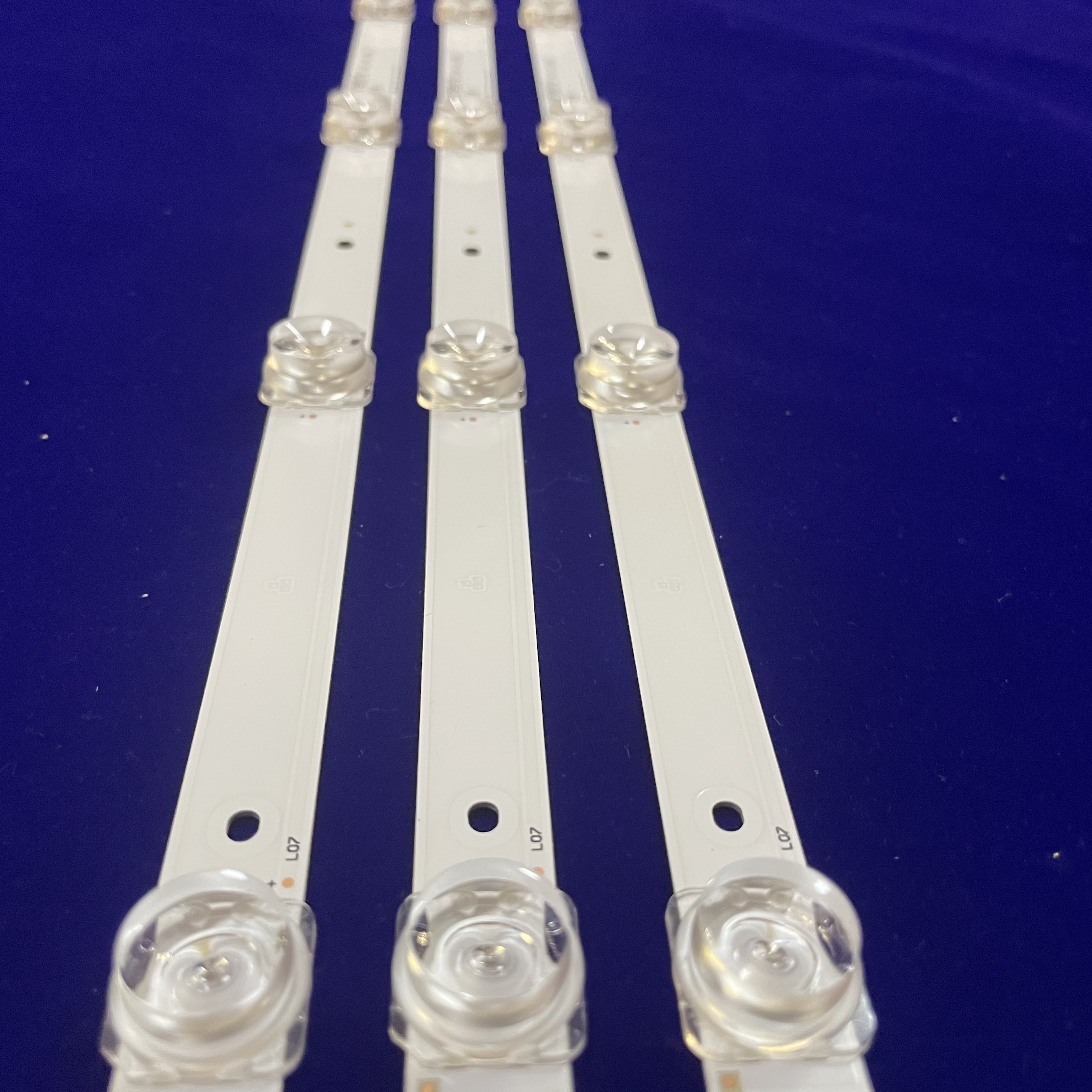 1 lot3 pieces CC02385D671V07 led backlight for 39inch CC02385D671V03 ...