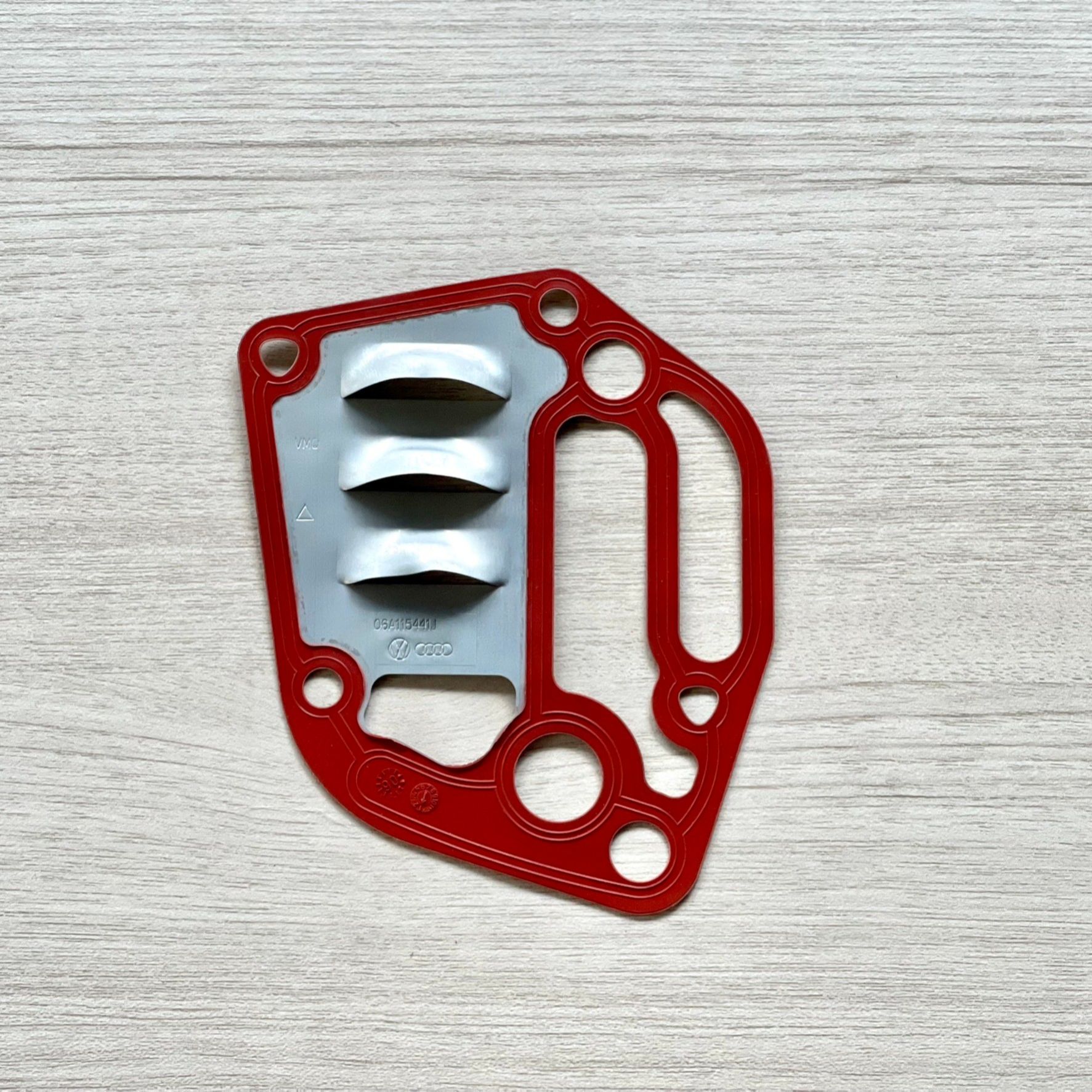 Genuine 06A115441J ปะเก็นฐานออยล์ Oil Filter Adapter Gasket AUDI A4 ...