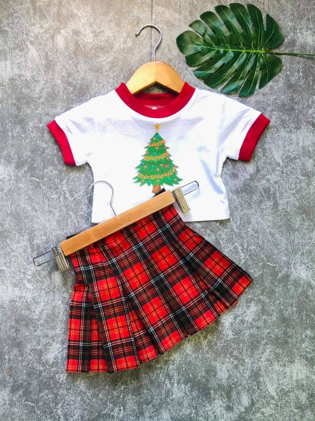 ชุดกระโปรงเด็ก ลายสก๊อต ไซร์ S M L ( 1 ชุด )( จัดคละลายเสื้อ) - Pla ...