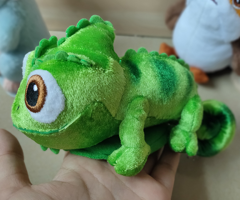 Parks patatouille Pascal Plush Toy Rapunzel Tangled MAGNET Magic 2ชิ้น ...