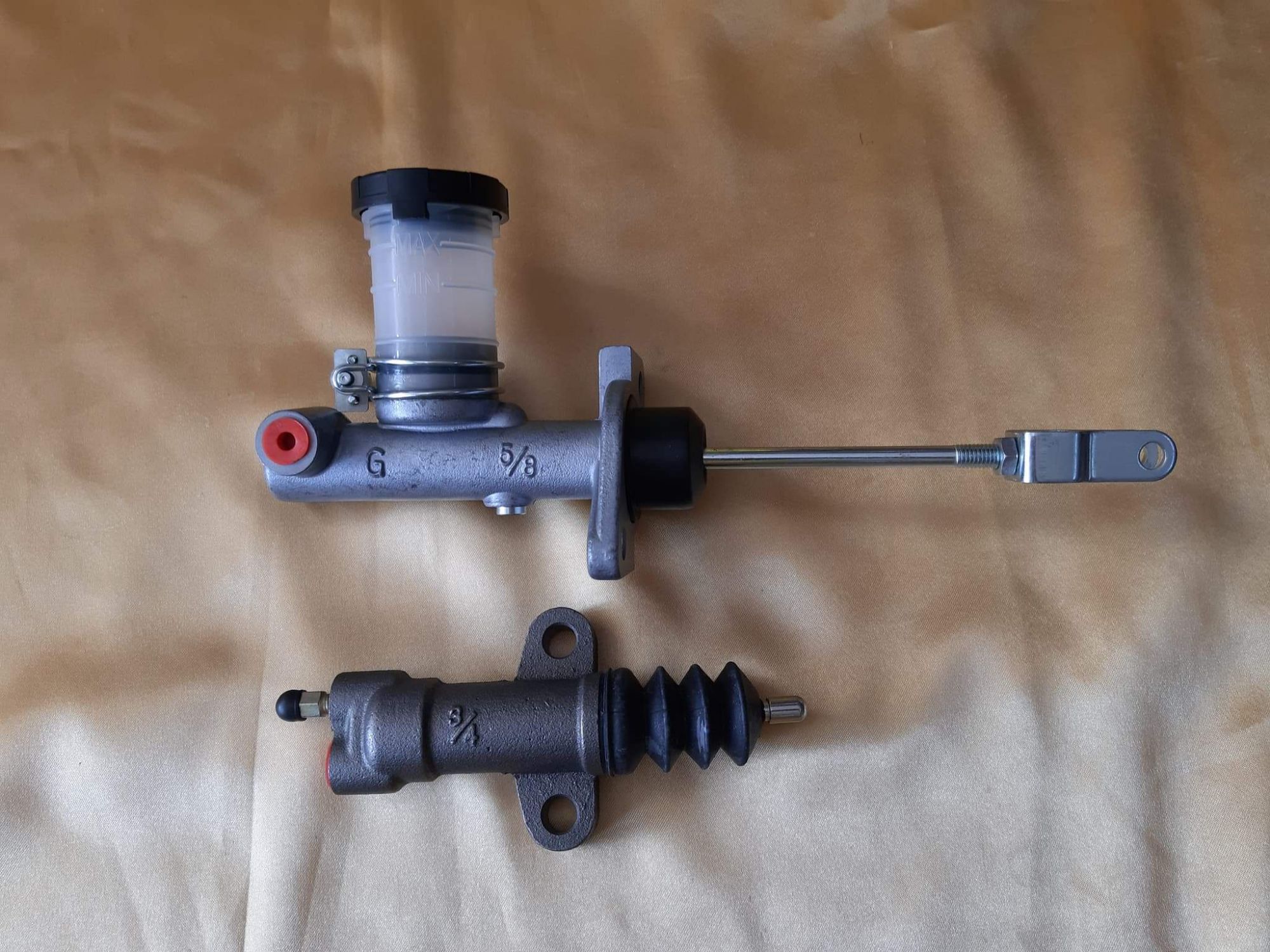 แม่ปั๊มครัชบน-แม่ปั๊มครัชล่าง รถยนต์ NISSAN BIG M, นิสสัน บิ๊กเอ็ม (1 ...