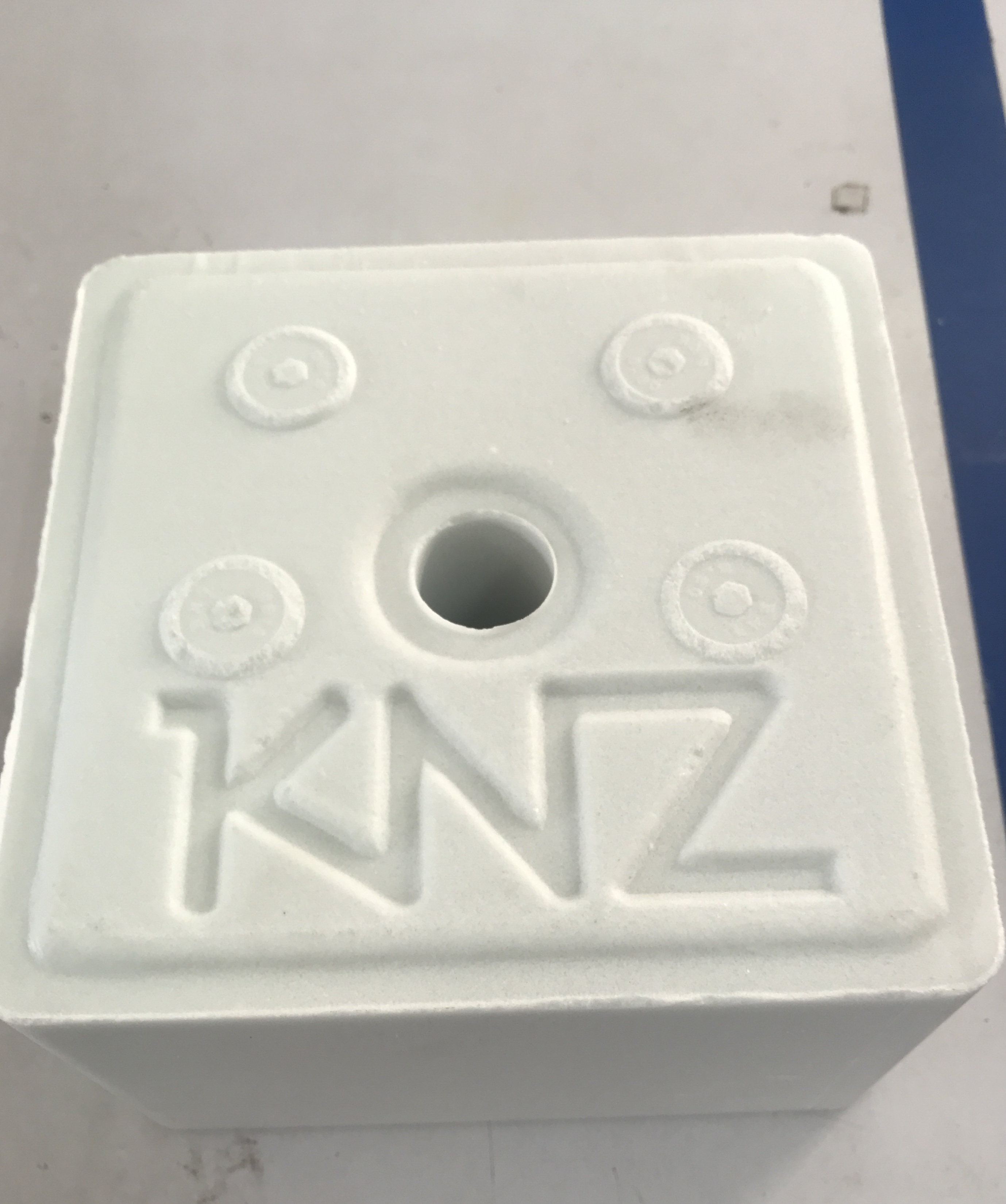 เกลือแร่ธาตุ KNZ สำหรับบำรุงวัว ควาย แพะ แกะ ม้า บรรจุ 4 ก้อน(ก้อนละ5 ...