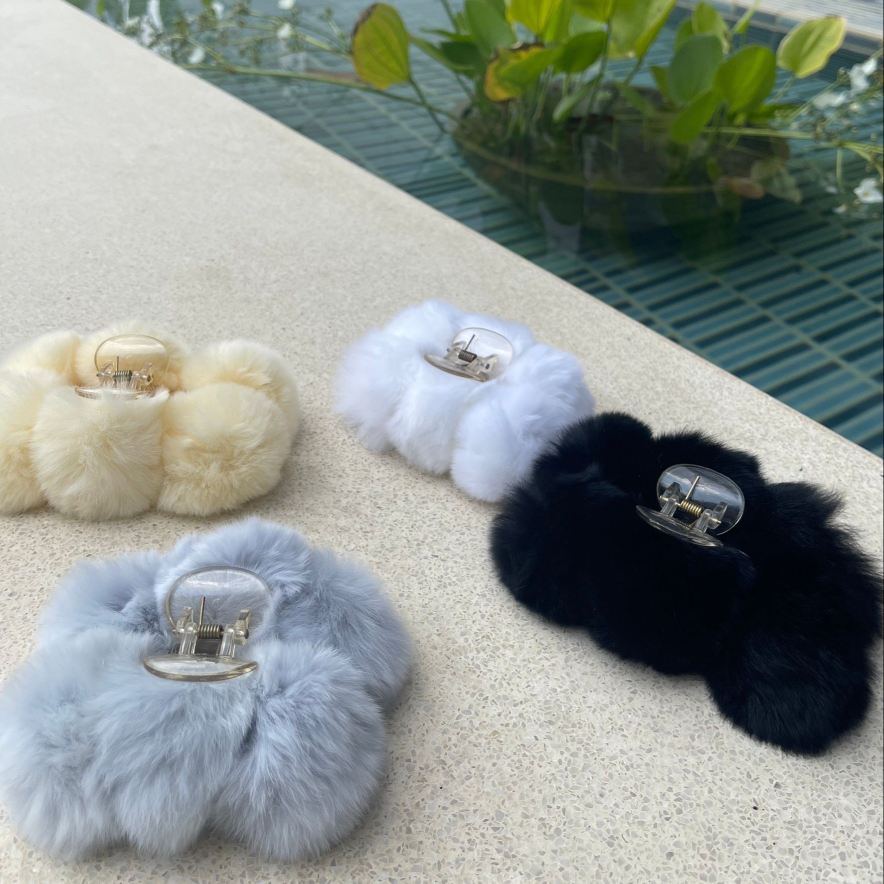 Signature - Fluffy fur claw clip - SOSSIGNATURE - ThaiPick