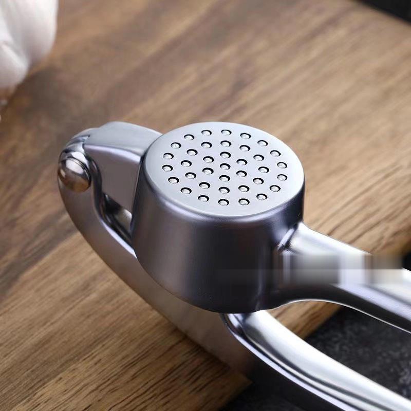 Zwilling Garlic Crusher Mincer เครื่องบดกระเทียมพร้อมที่ปอกและแปรงทำ ...