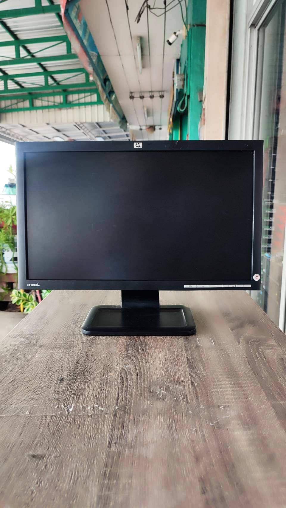 จอคอมพิวเตอร์ วายสกรีน ยี่ห้อ HP ถูกมาก 19 นิ้ว วายสกรีน มีสายแถมให้ครบ ...