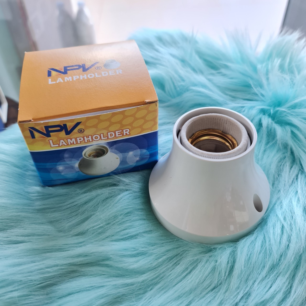 NPV ขั้วแป้น ขั้วแป้นใหญ่และขั้วเล็ก ขั้ว E27 สีขาว ในเซรามิคทนความร้อน ทำจากวัสดุคุณภาพดี ...