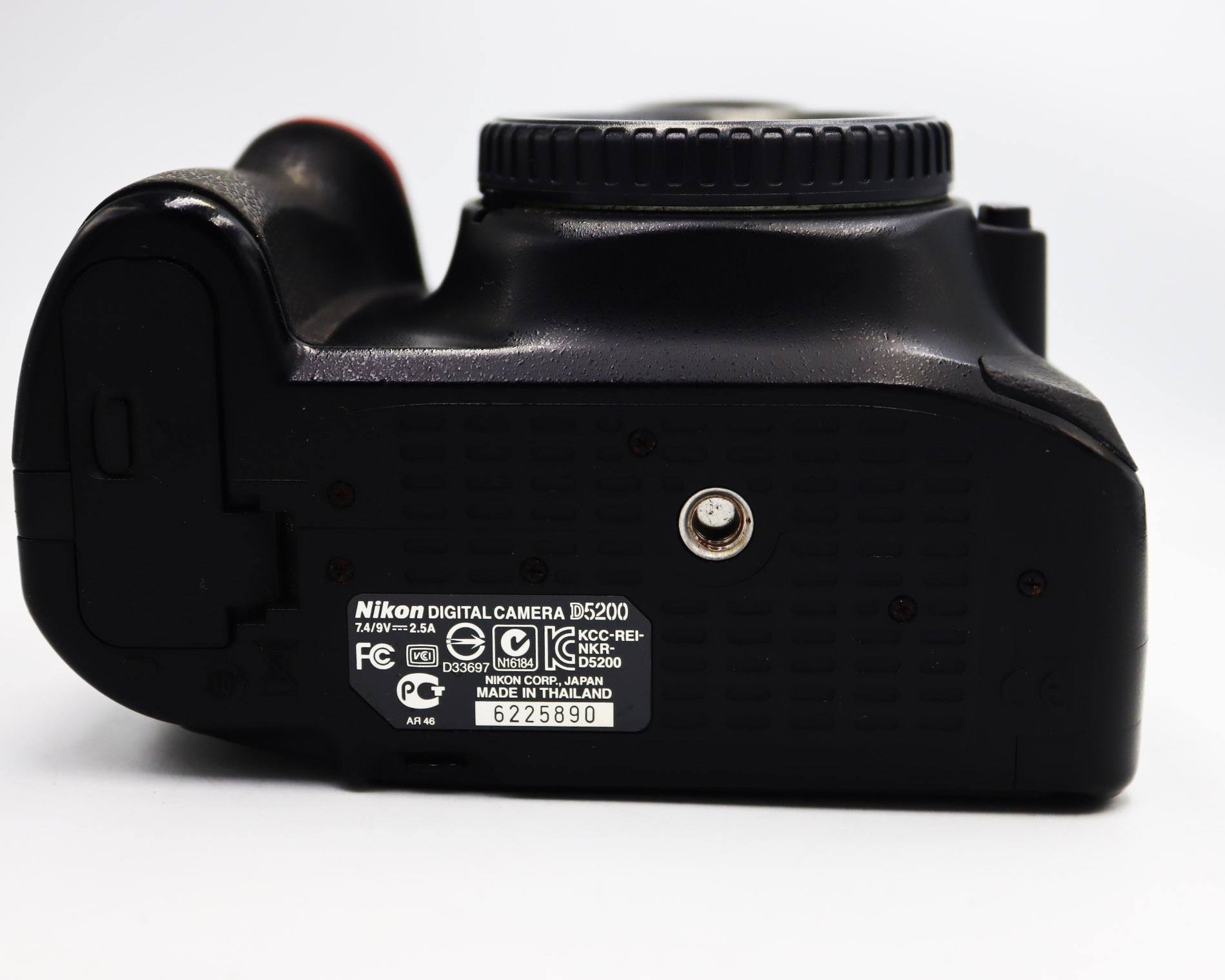 ตัวกล้อง Nikon D5200 มาพร้อมกับเซ็นเซอร์รูปแบบ DX ความละเอียด 24.1MP ...