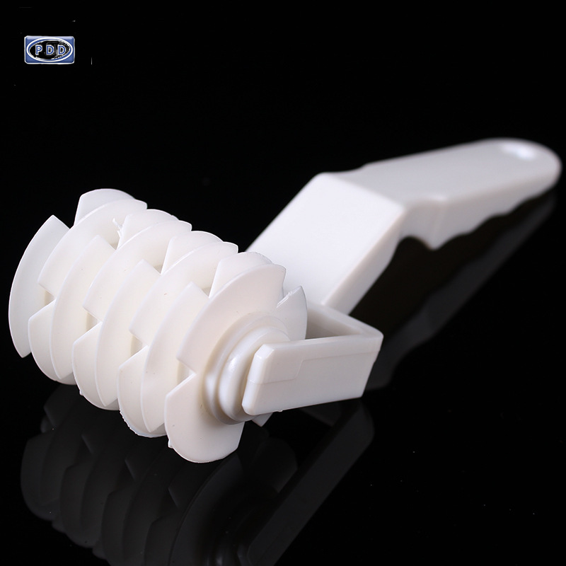 PDD Plastic Baking Tools Wheel Cutter Hob Biscuits Pizza Pie Cake Tool ...
