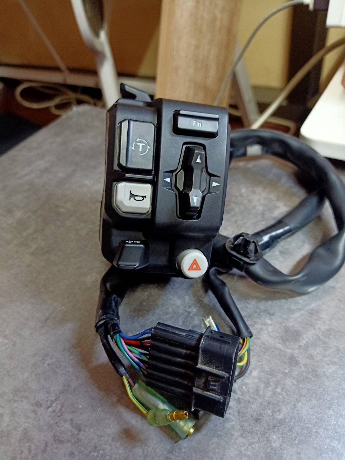 สวิทช์แฮนด์ด้านซ้าย HONDA ADV 350 แท้ | Lazada.co.th