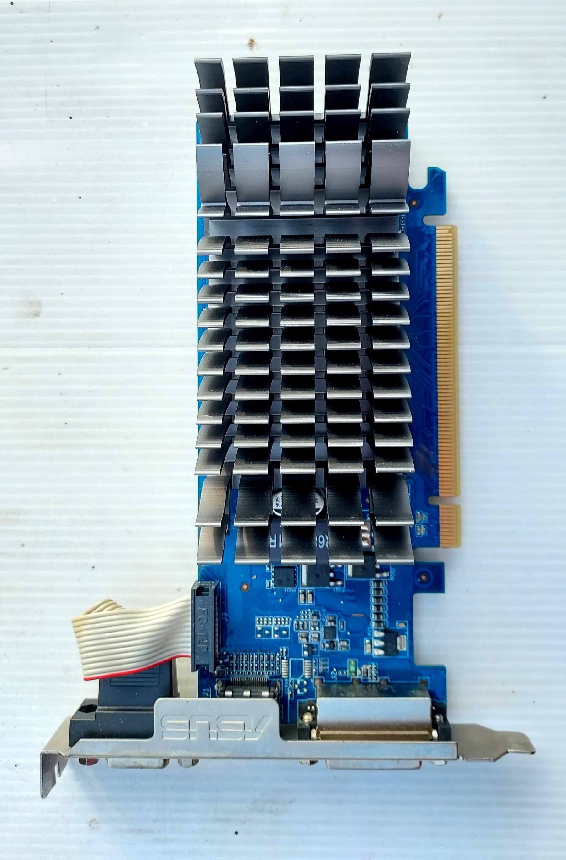 การ์ดจอ NVIDIA GT210 1GB DDR2-ddr3 64bit สภาพสวยๆ .ใช้งานปกติครับ มี ...