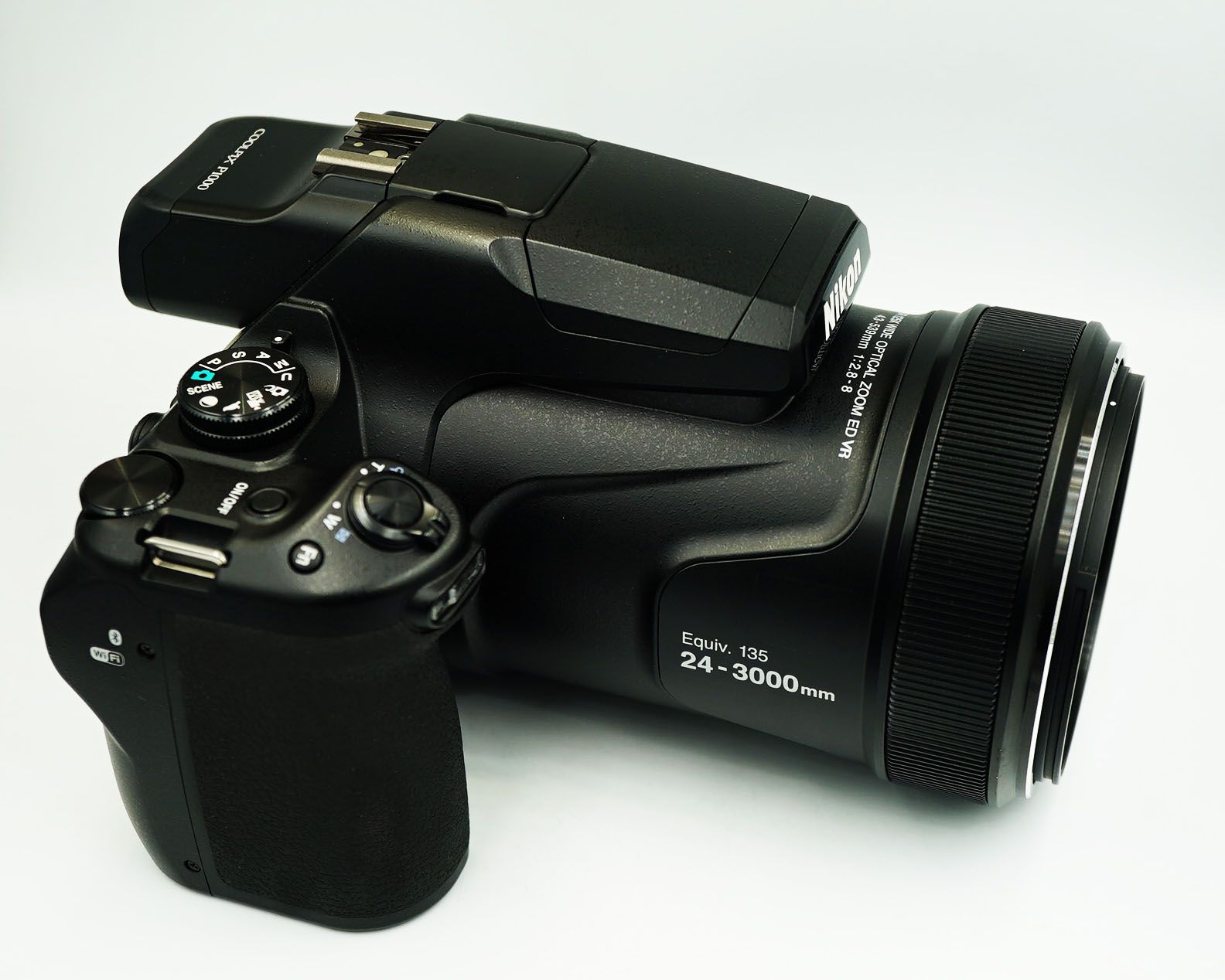 Nikon Coolpix P1000 Camera Black 125x Zoom (24-3000mm) EVF Wi-Fi พลัง ...