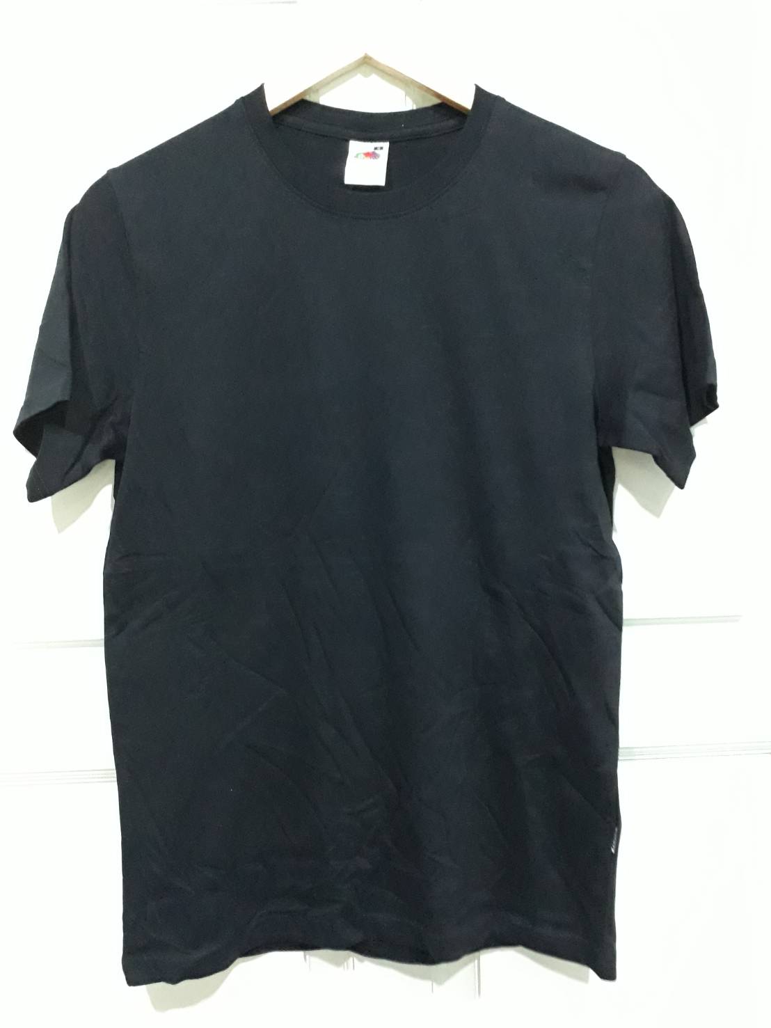 เสื้อยืดคอกลมสีพื้นรุ่น Classic Premium Fruit of the Loom | Lazada.co.th