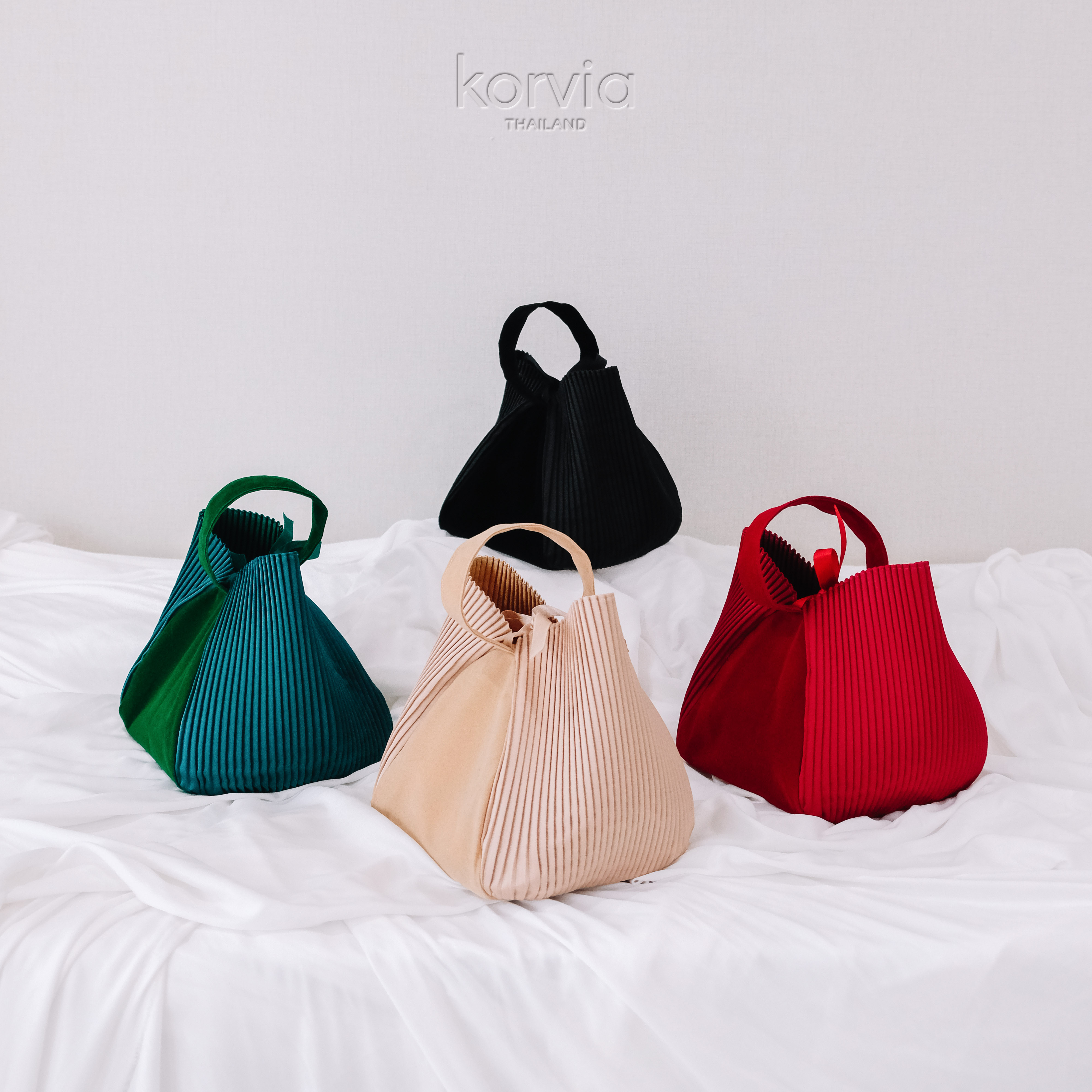 Korvia dumpling bag กระเป๋าพลีททรงขนมจีบ กระเป๋าถือ Bucket pleated bag ...