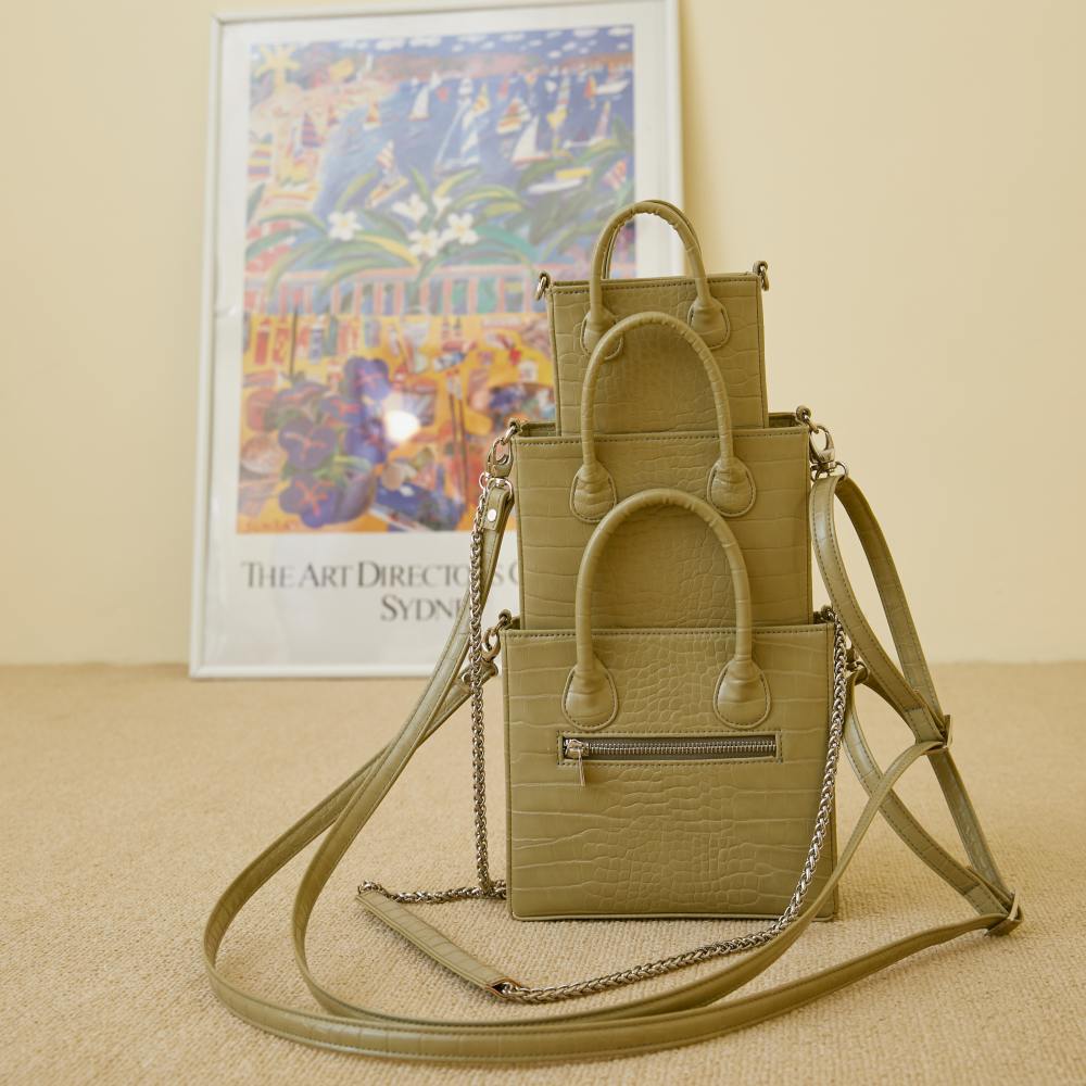 【COD】[Preorder1-2weeks][white=snow] Mini Vissy bag กระเป๋าสะพายข้าง ...