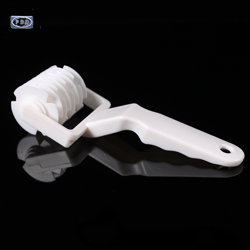 PDD Plastic Baking Tools Wheel Cutter Hob Biscuits Pizza Pie Cake Tool ...
