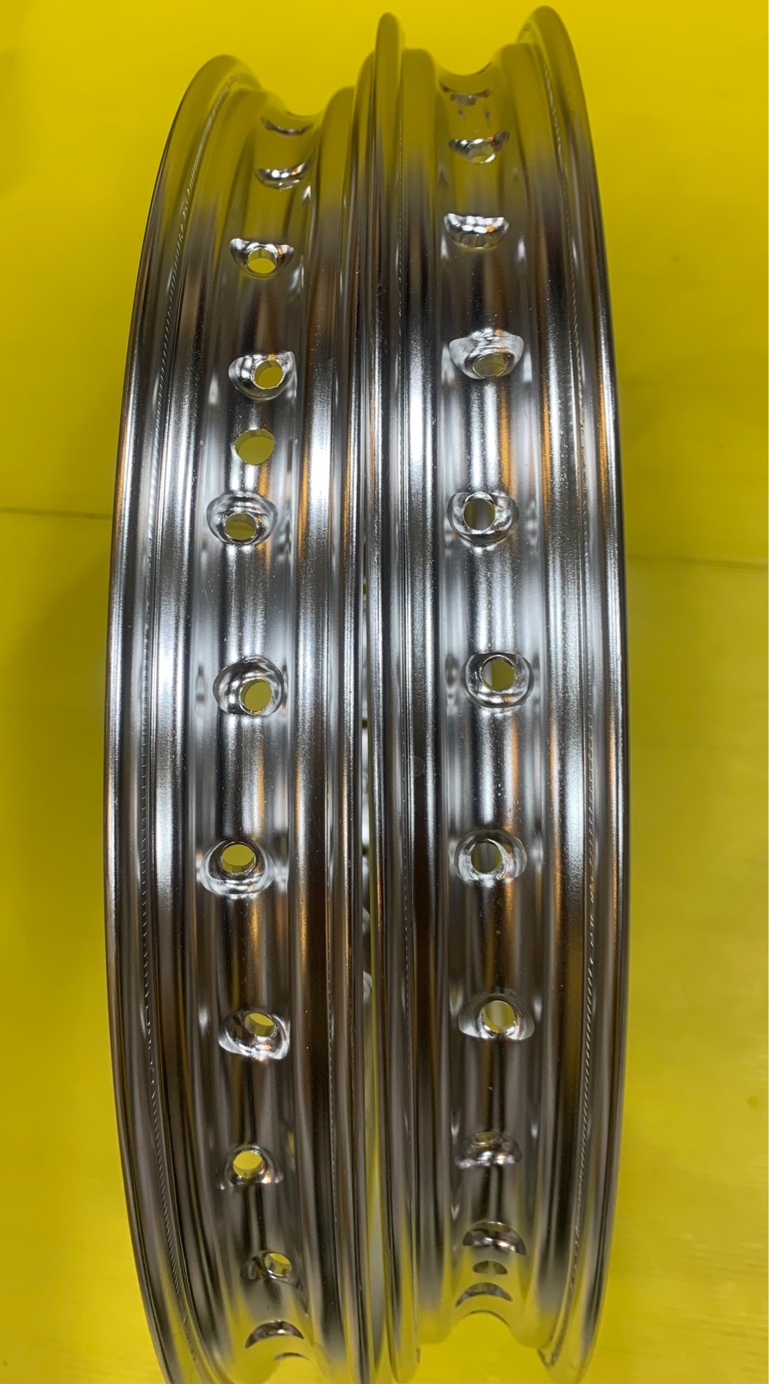 วงล้อ Yoko ขอบเรียบ สีเงิน (Silver) 1.40x17 YOKO - FF motor 2022 - ThaiPick