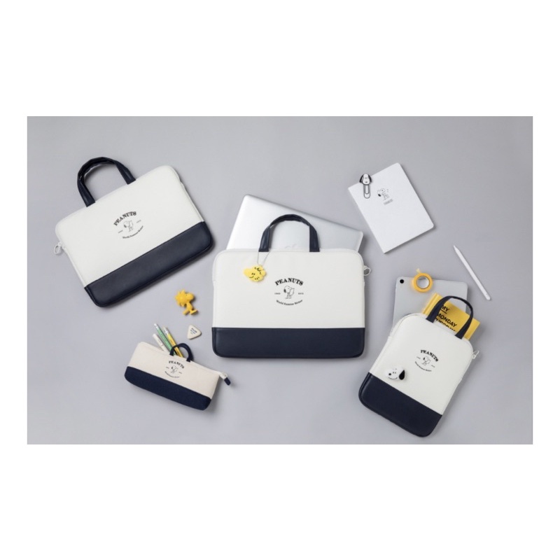 (พร้อมส่ง) กระเป๋าใส่ไอแพด โน๊ตบุ๊ค iPad Tablet มีสายสะพาย รุ่น Snoopy ...