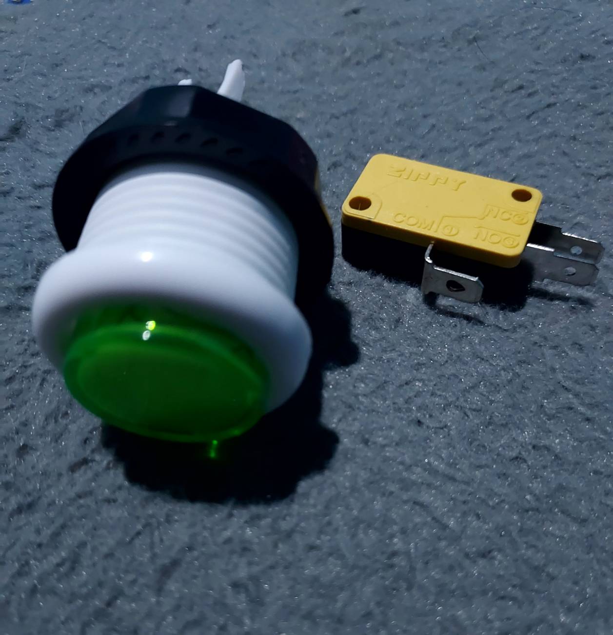 สวิตช์สำหรับตู้กดน้ำหยอดเหรียญ สวิทช์ตู้เกมส์( Big Bulb button switch ...